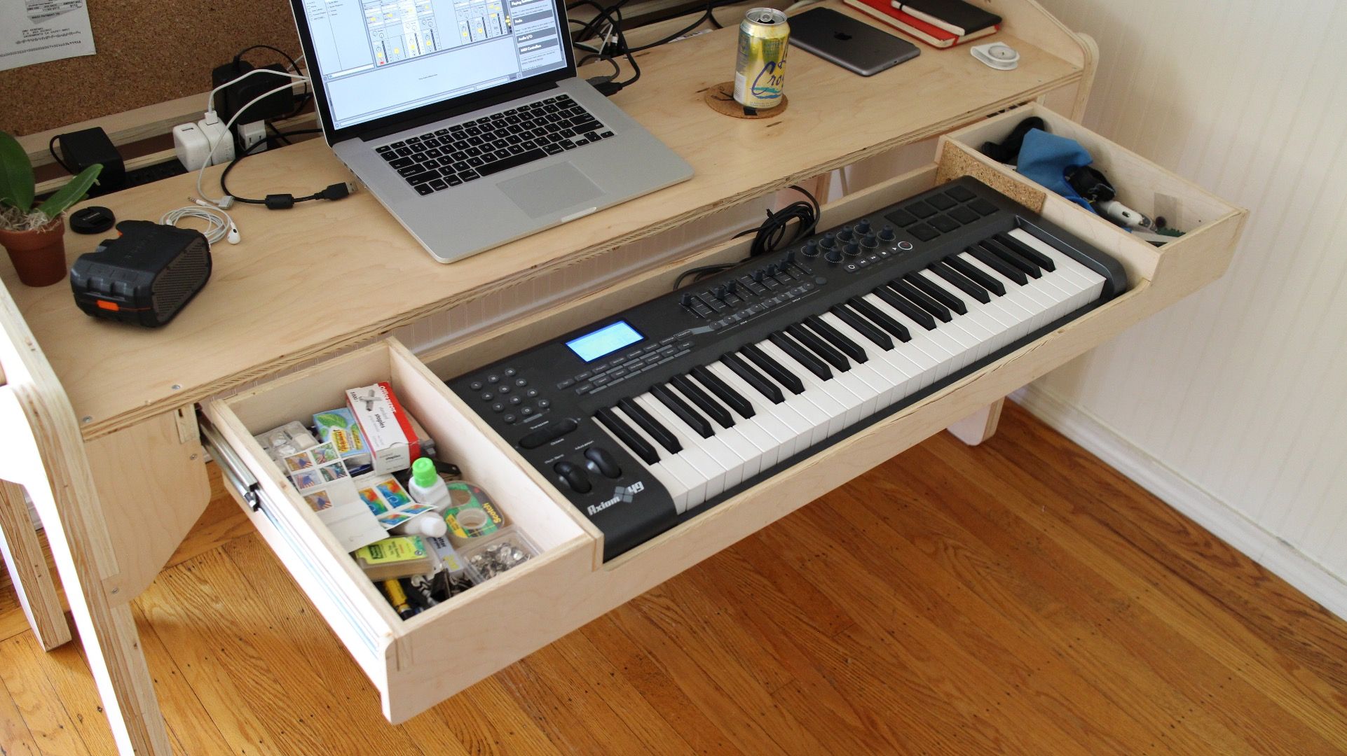 Transforming Bar Desk : 8 Steps (with Pictures) - Instructables