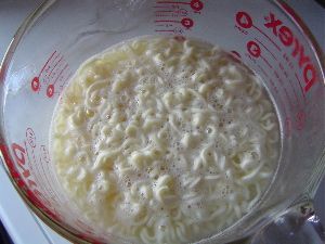 Top Ramen in Microwave : 6 Steps - Instructables