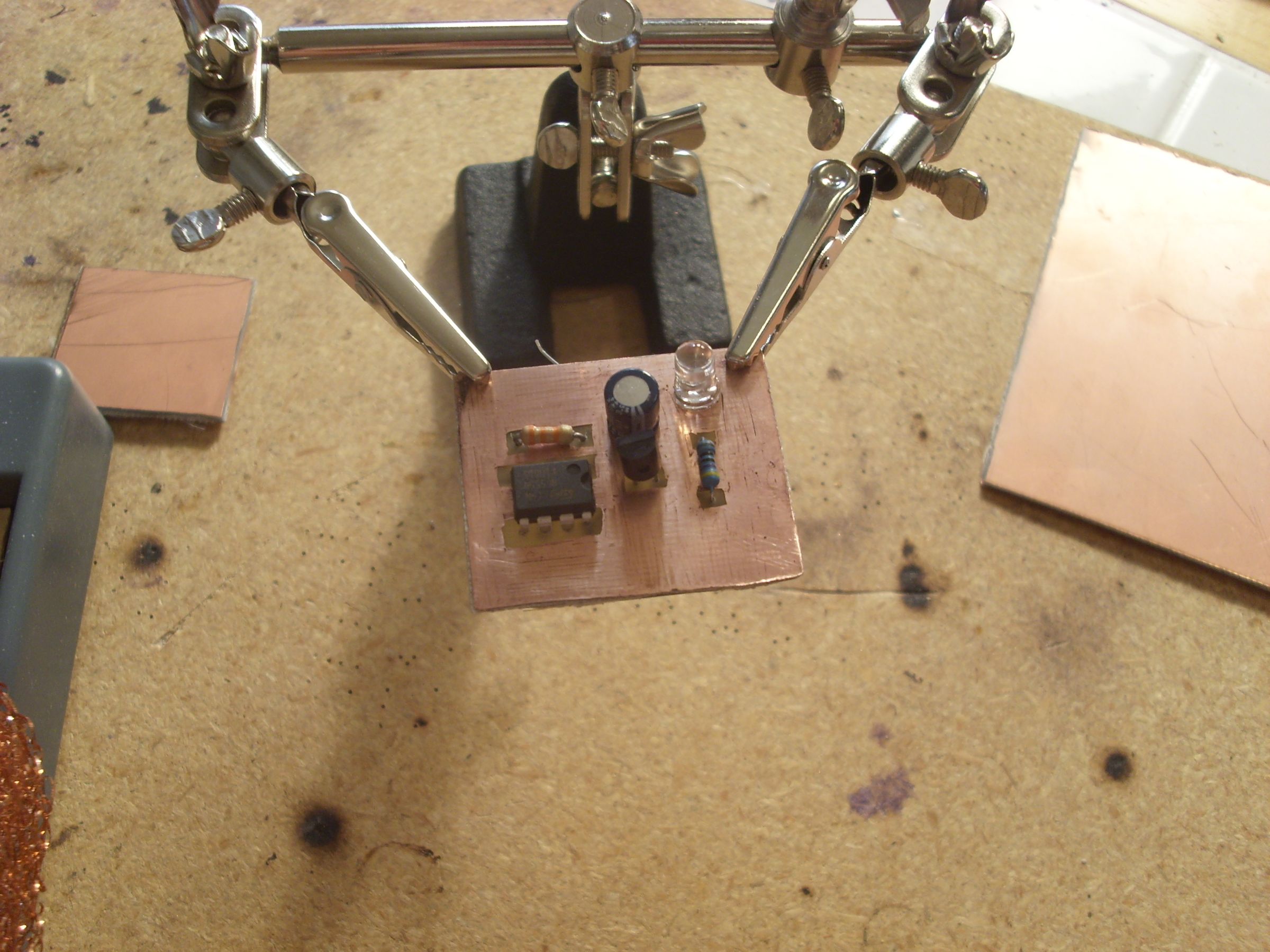 Throbbing/Fading/Flashing LED With 555 Timer : 7 Steps - Instructables