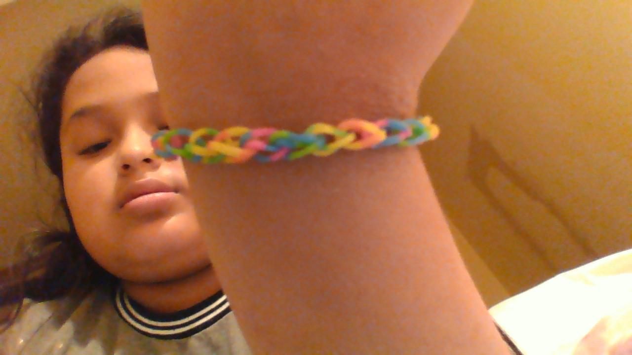 Single Chain Rainbow Loom Bracelet : 5 Steps - Instructables