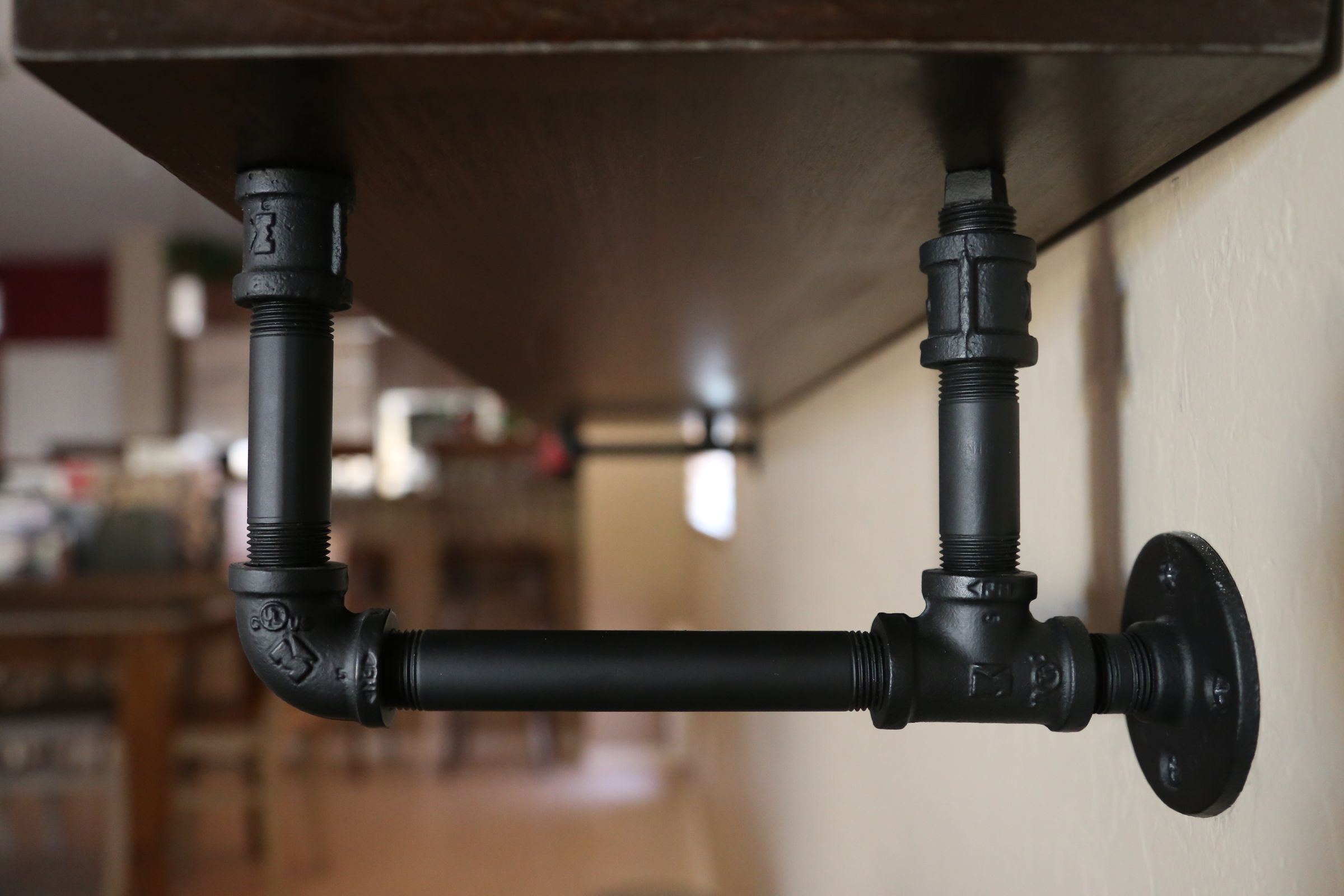 Industrial Pipe Shelving Built-In : 7 Steps (with Pictures) - Instructables