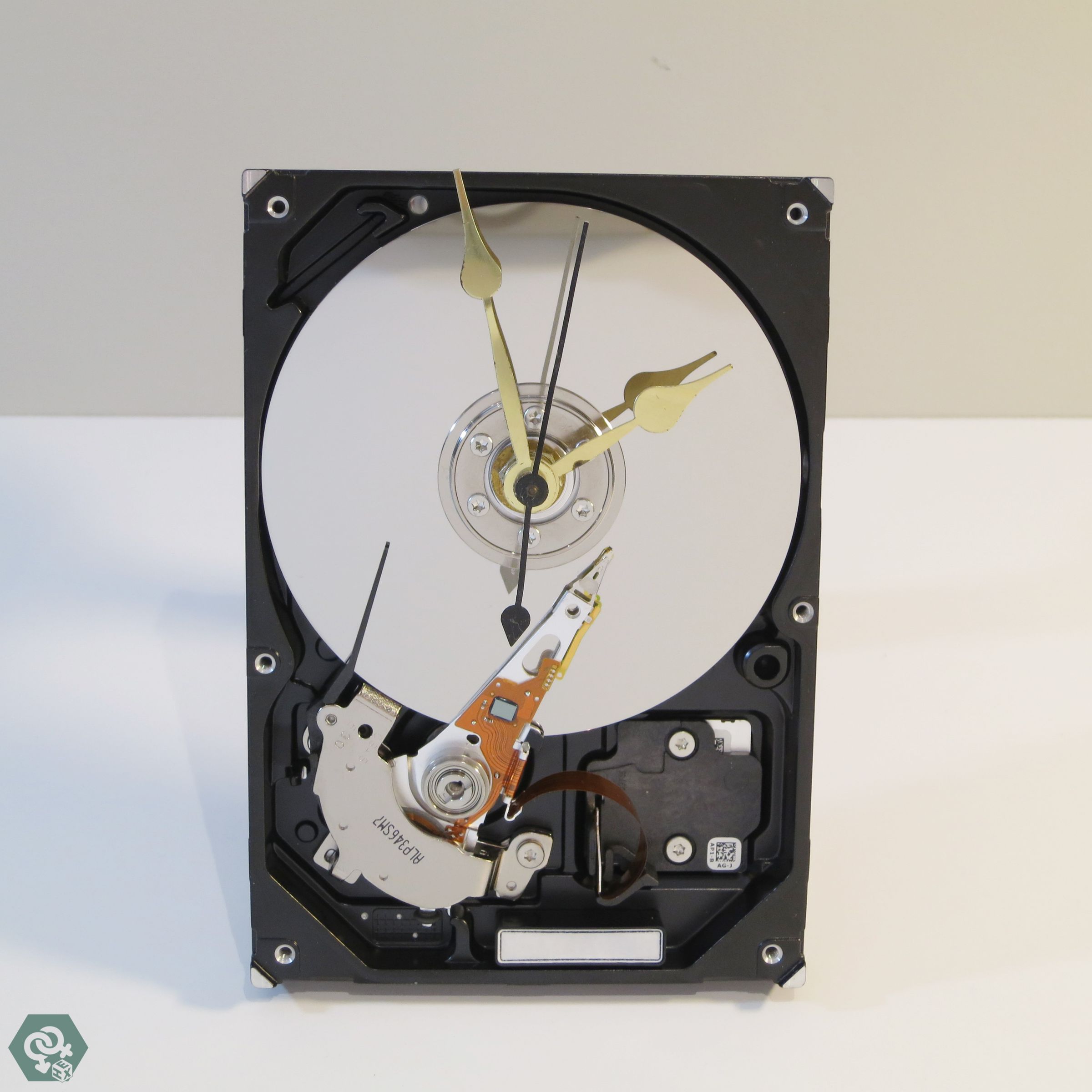 Upcycle a Hard Drive Into a Clock : 19 Steps (with Pictures ...