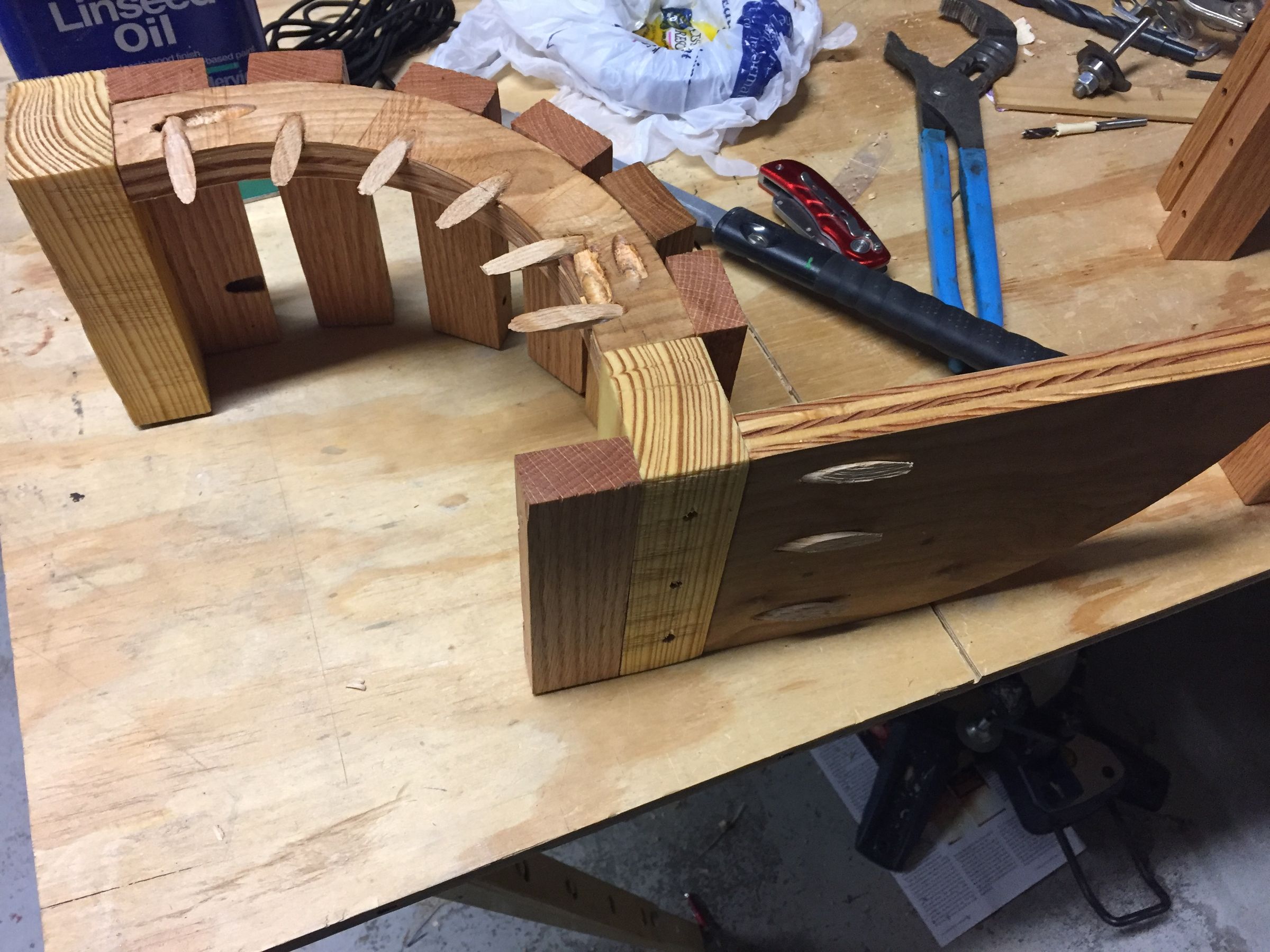 Bungee Cord Book Shelf : 5 Steps (with Pictures) - Instructables