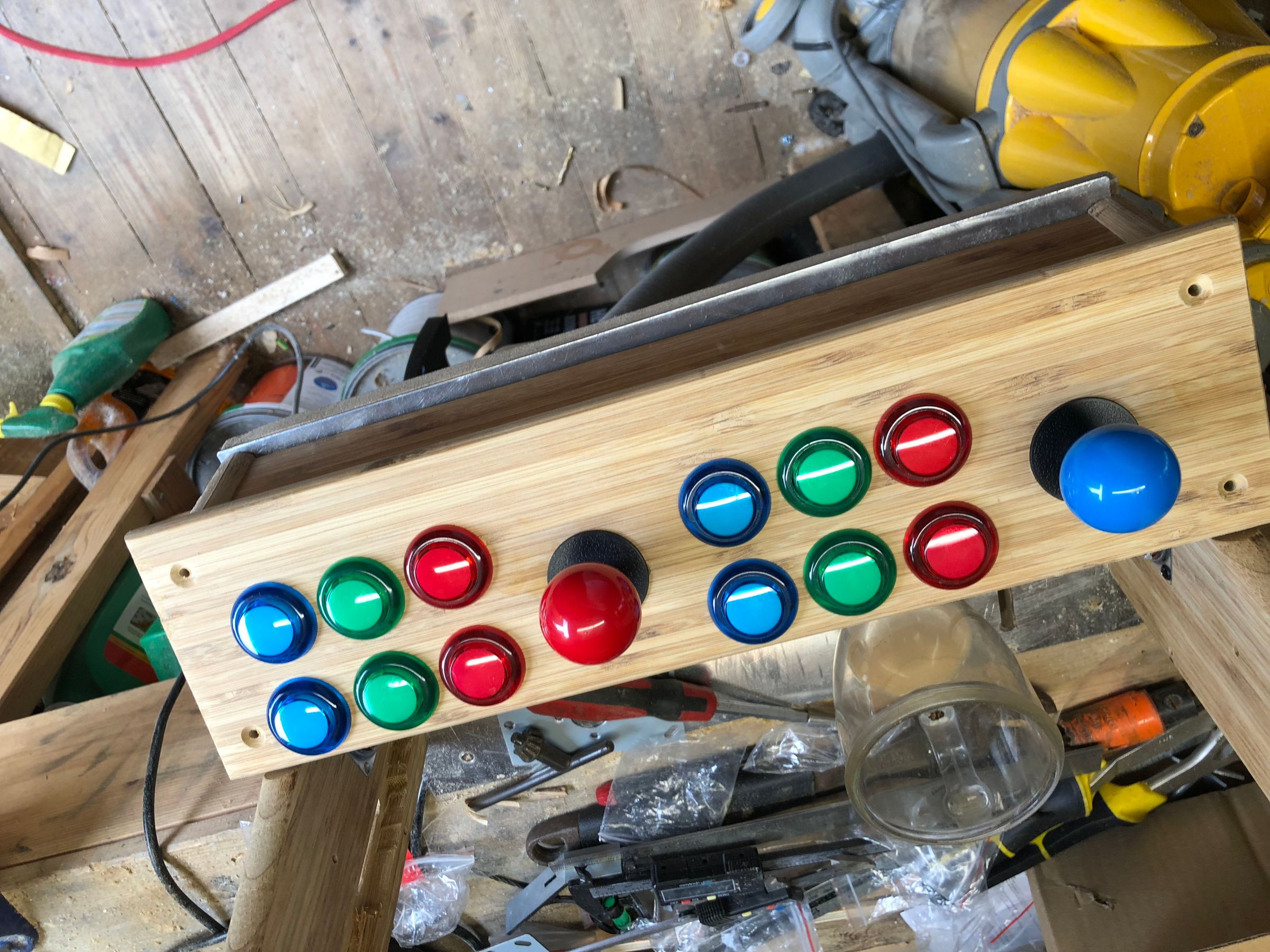 Mini 2-player Arcade From an Old Laptop and Ikea Chopping Boards. : 32 ...