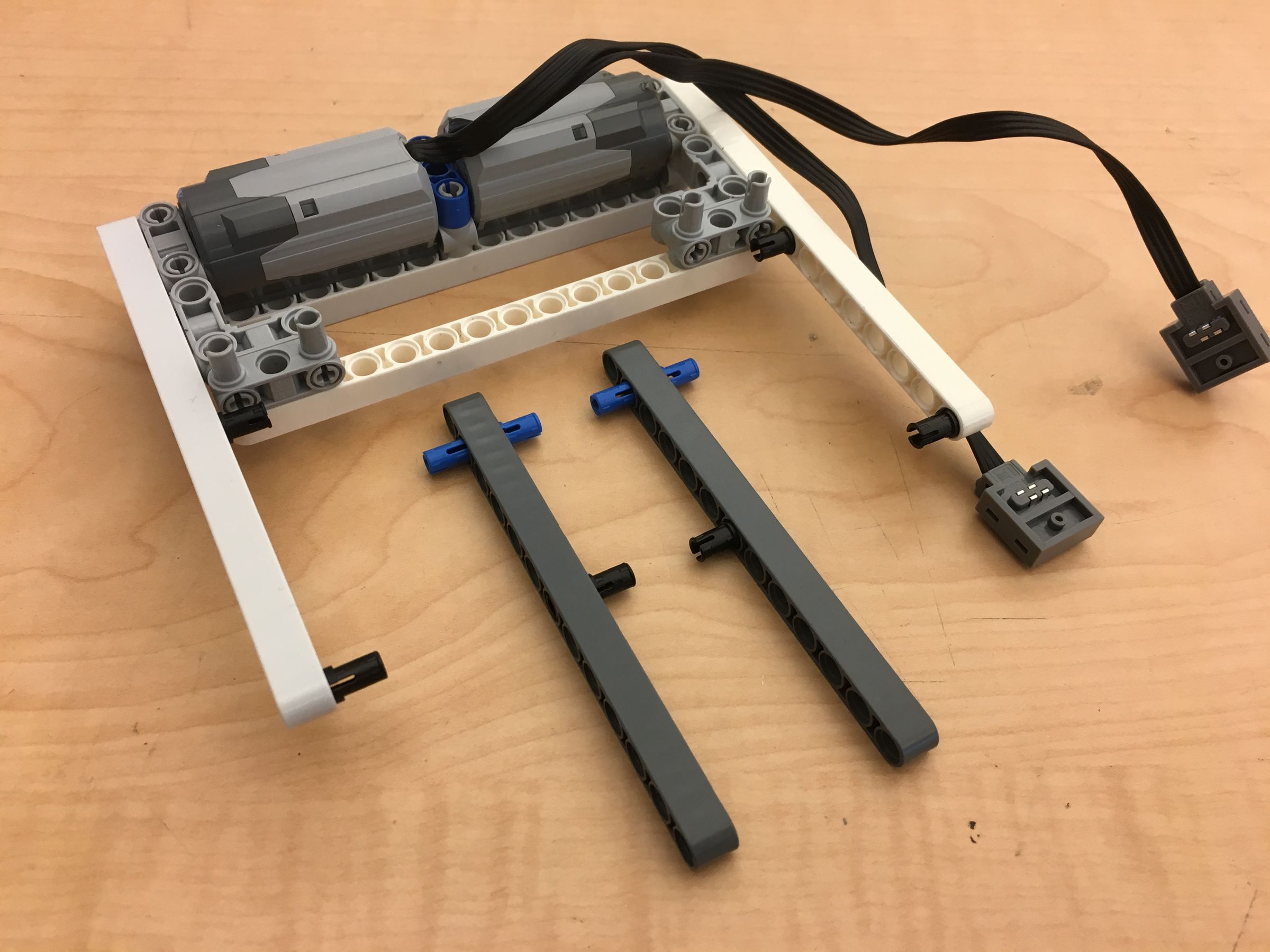 Lego BattleBot: the Dustpan! : 17 Steps (with Pictures) - Instructables