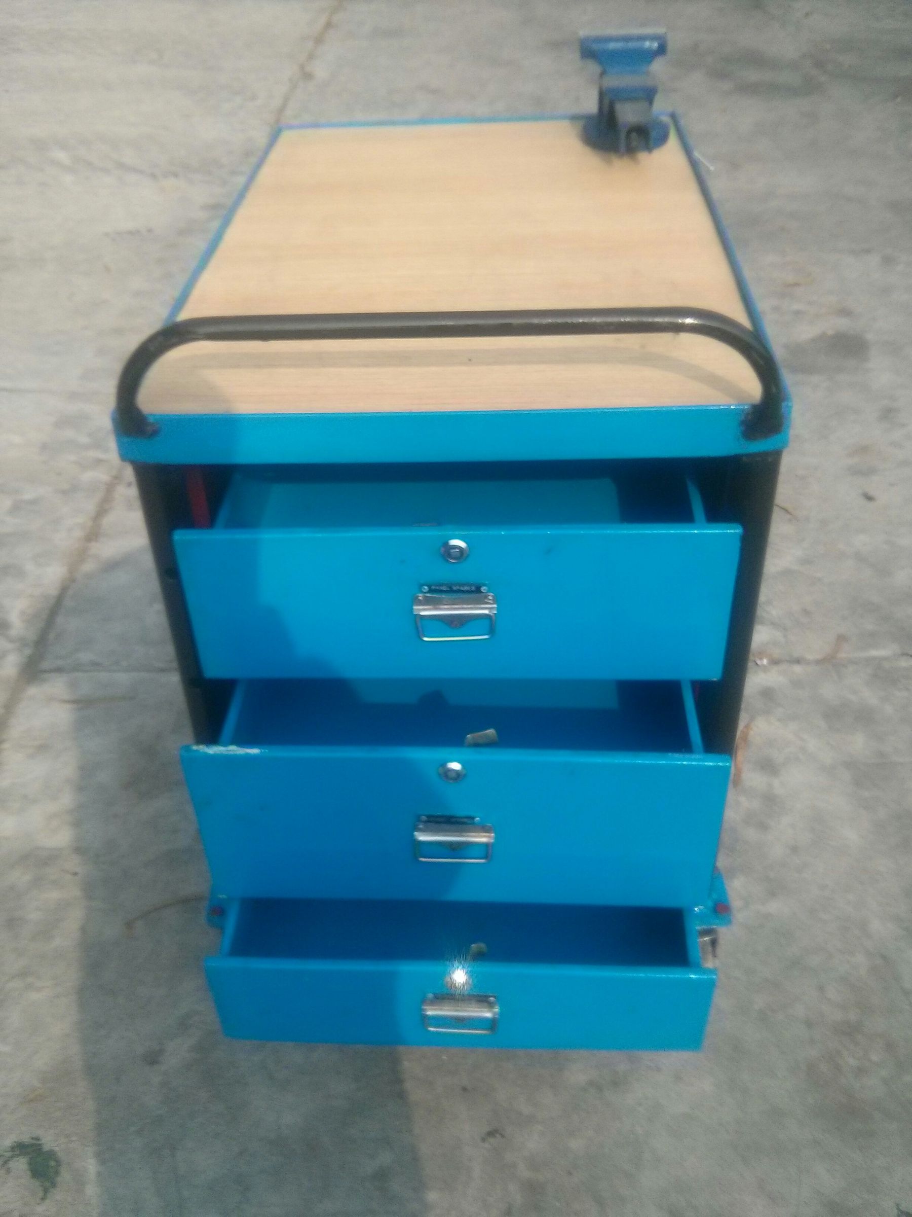 Tool Trolley From Scrap Metal : 7 Steps (with Pictures) - Instructables