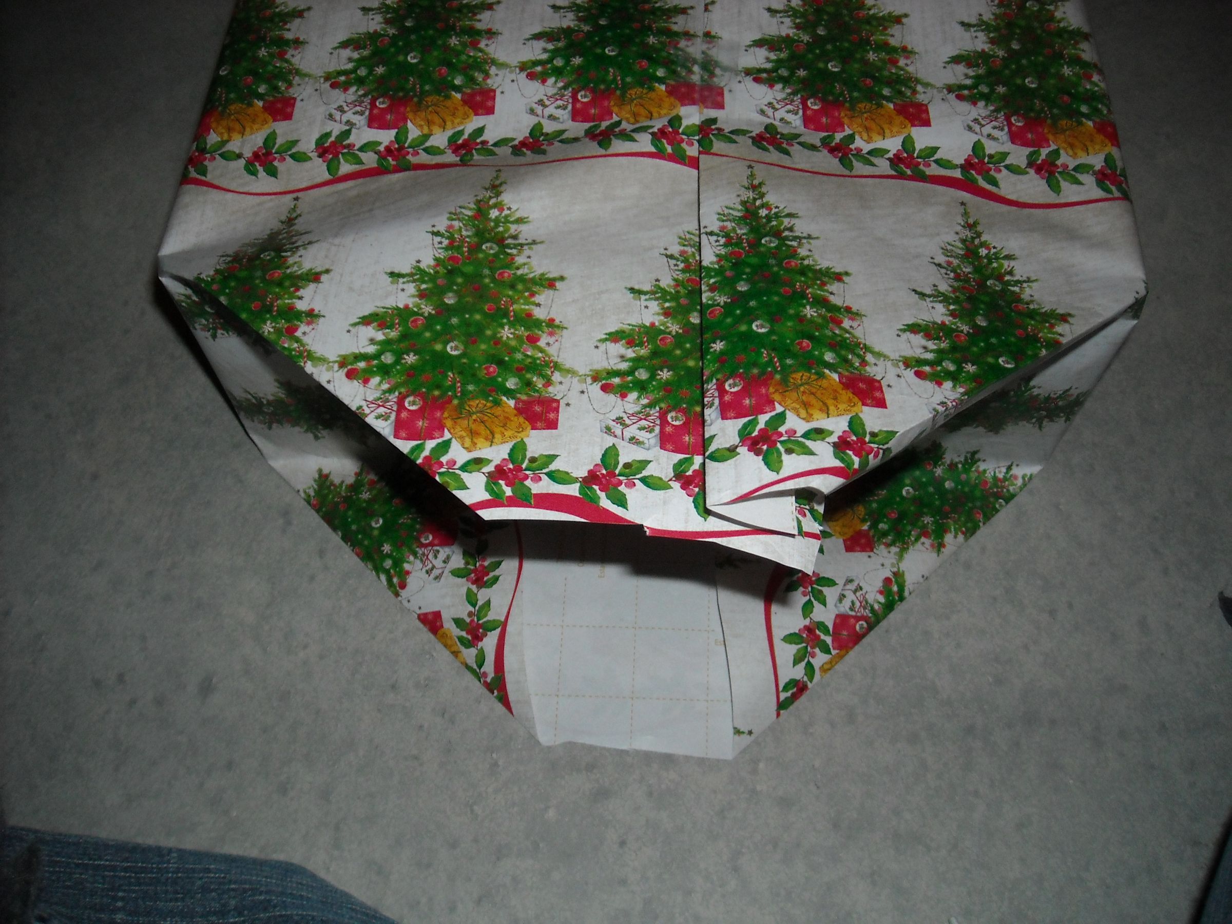 How to Wrap a Rectangular Gift : 8 Steps - Instructables
