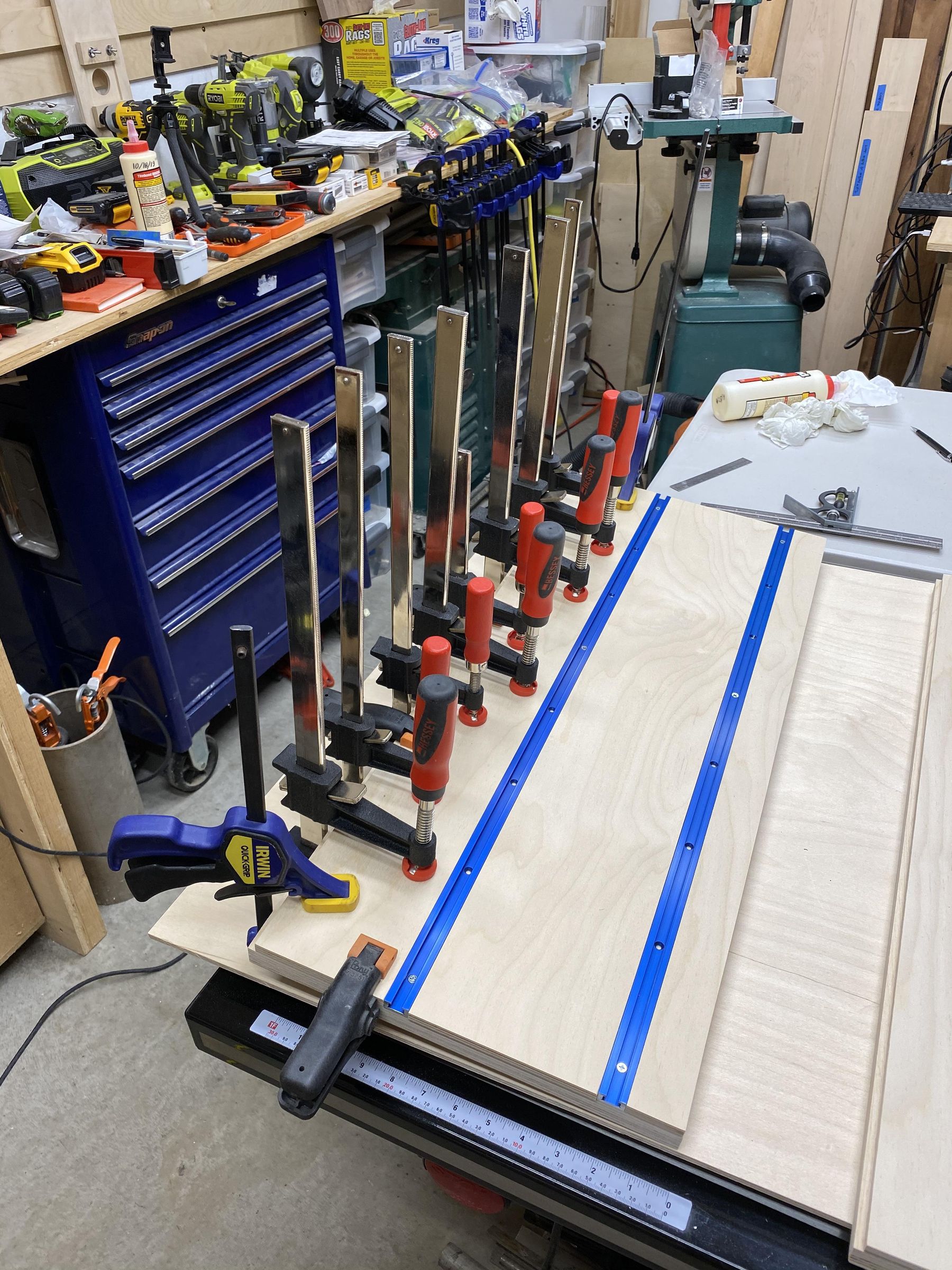Adjustable Width Tool Charging Station : 12 Steps (with Pictures ...