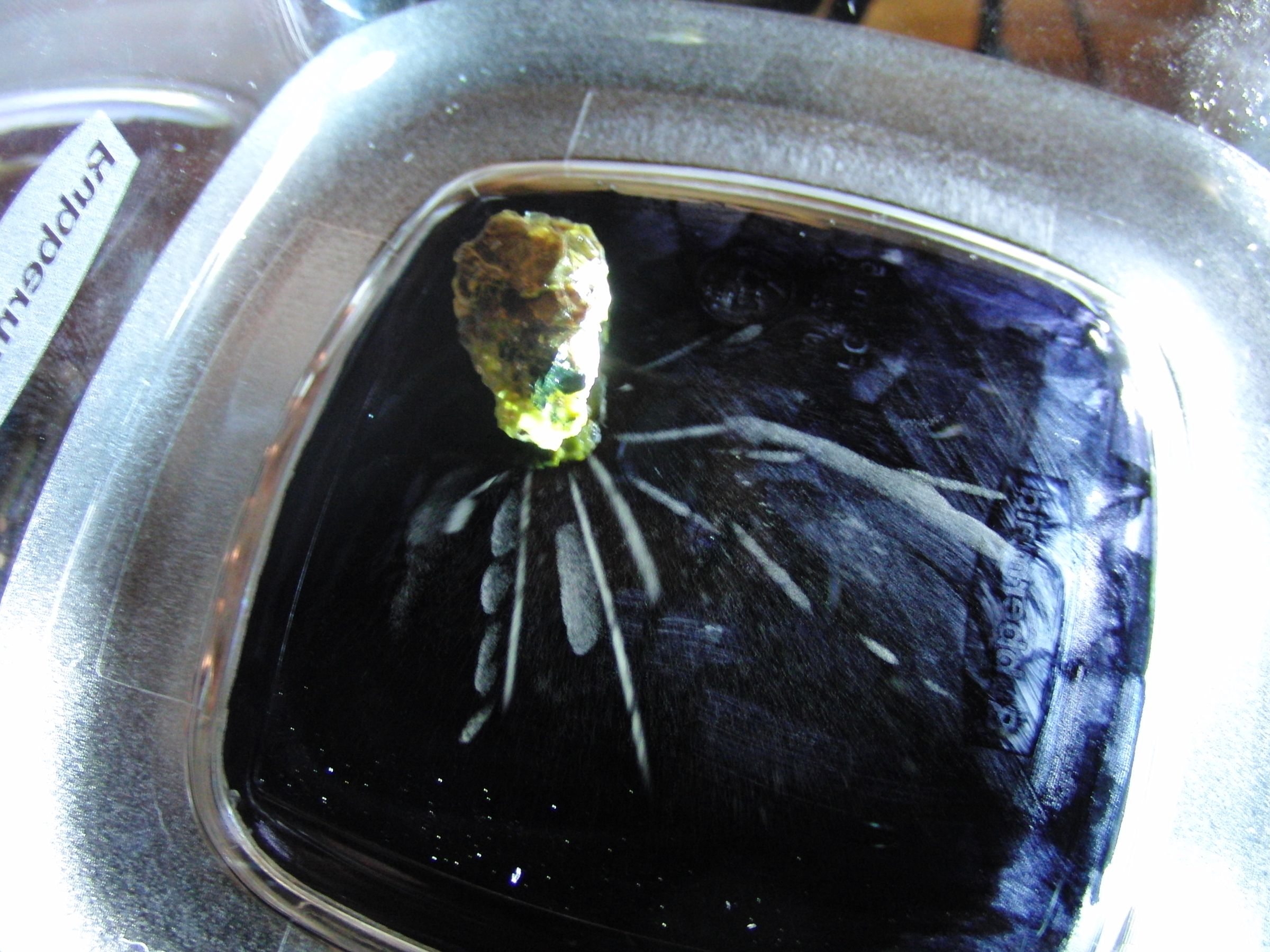 Make a Cloud Chamber Using Peltier Coolers : 18 Steps (with Pictures) - Instructables