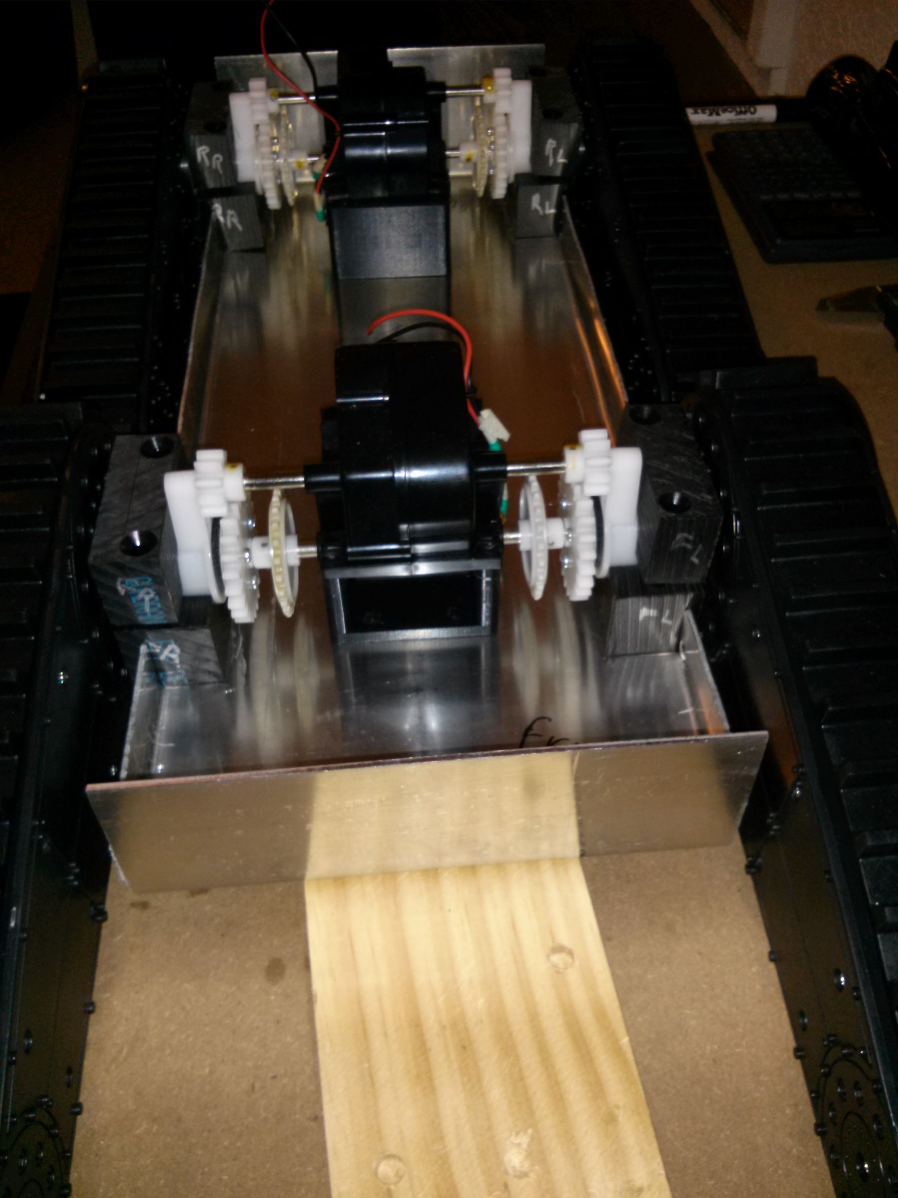 Quad Track Arduino Robot : 11 Steps (with Pictures) - Instructables