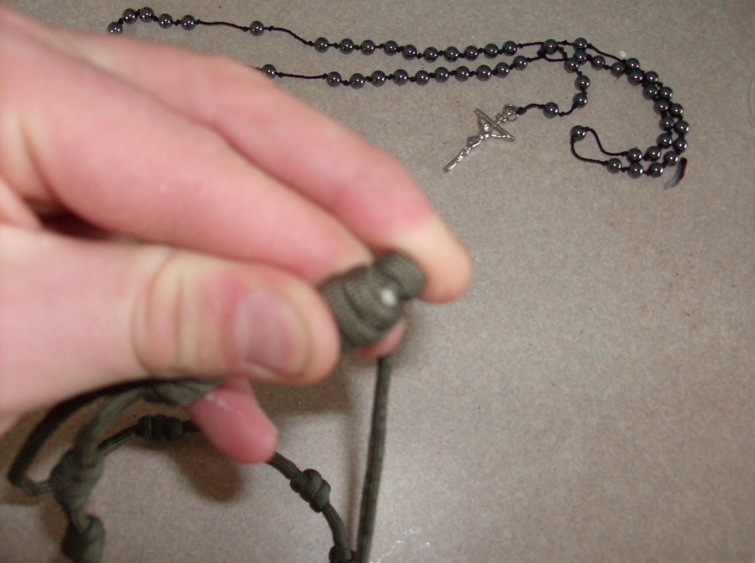 How to Make a Rosary Out of Paracord : 11 Steps - Instructables