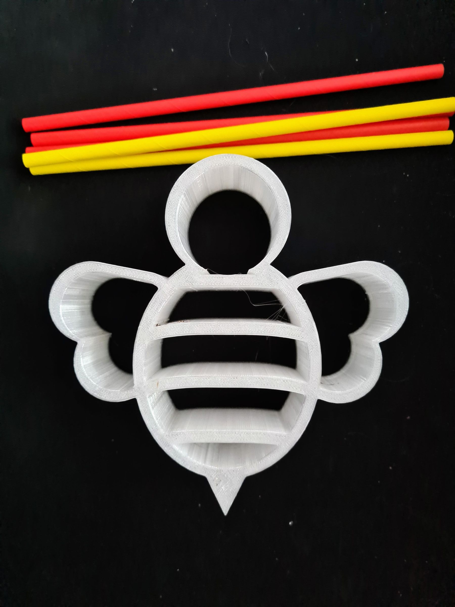 Recycled Materials Bee Hotel : 4 Steps - Instructables