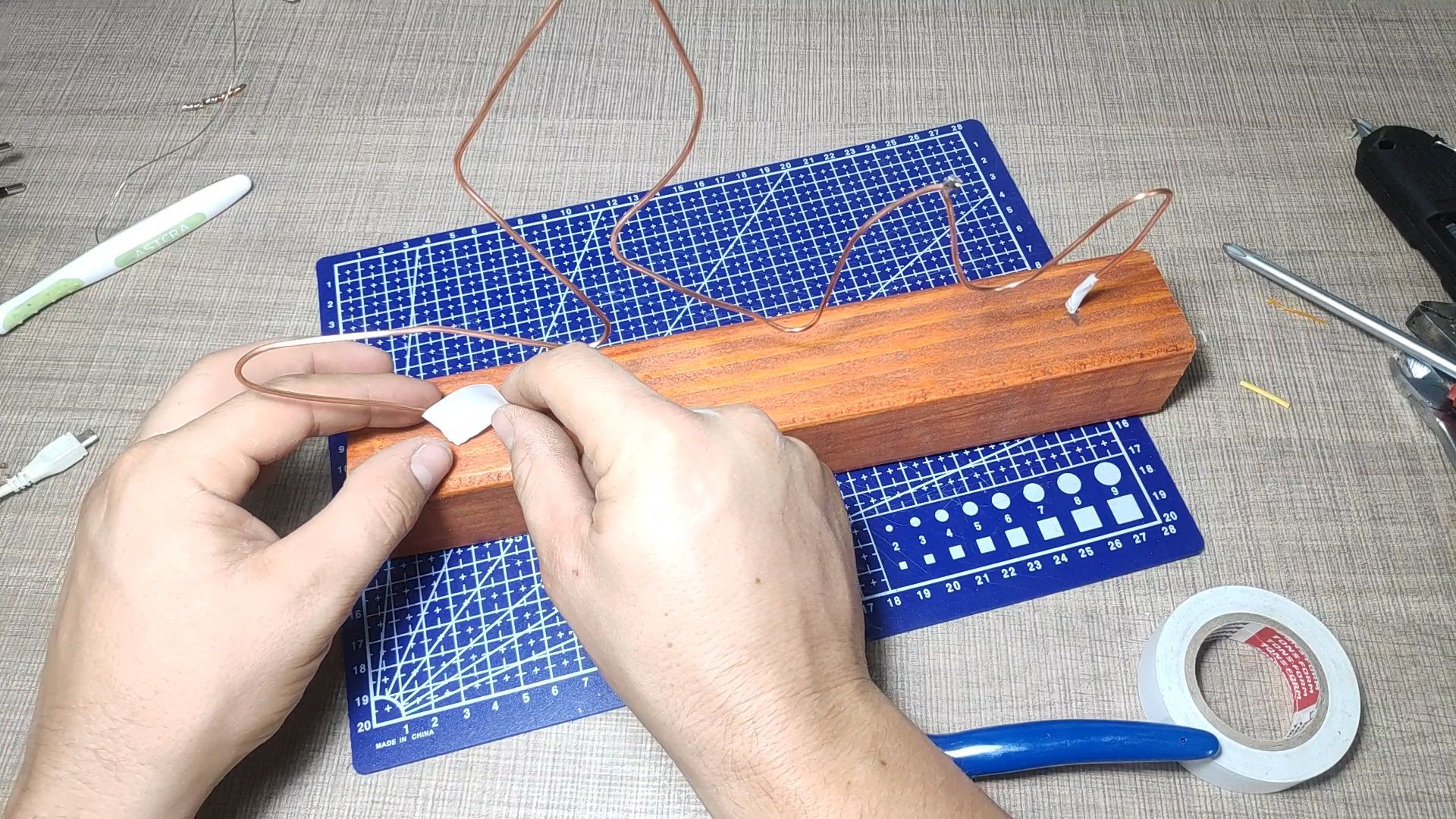 Wire Loop Buzzer Game : 5 Steps (with Pictures) - Instructables