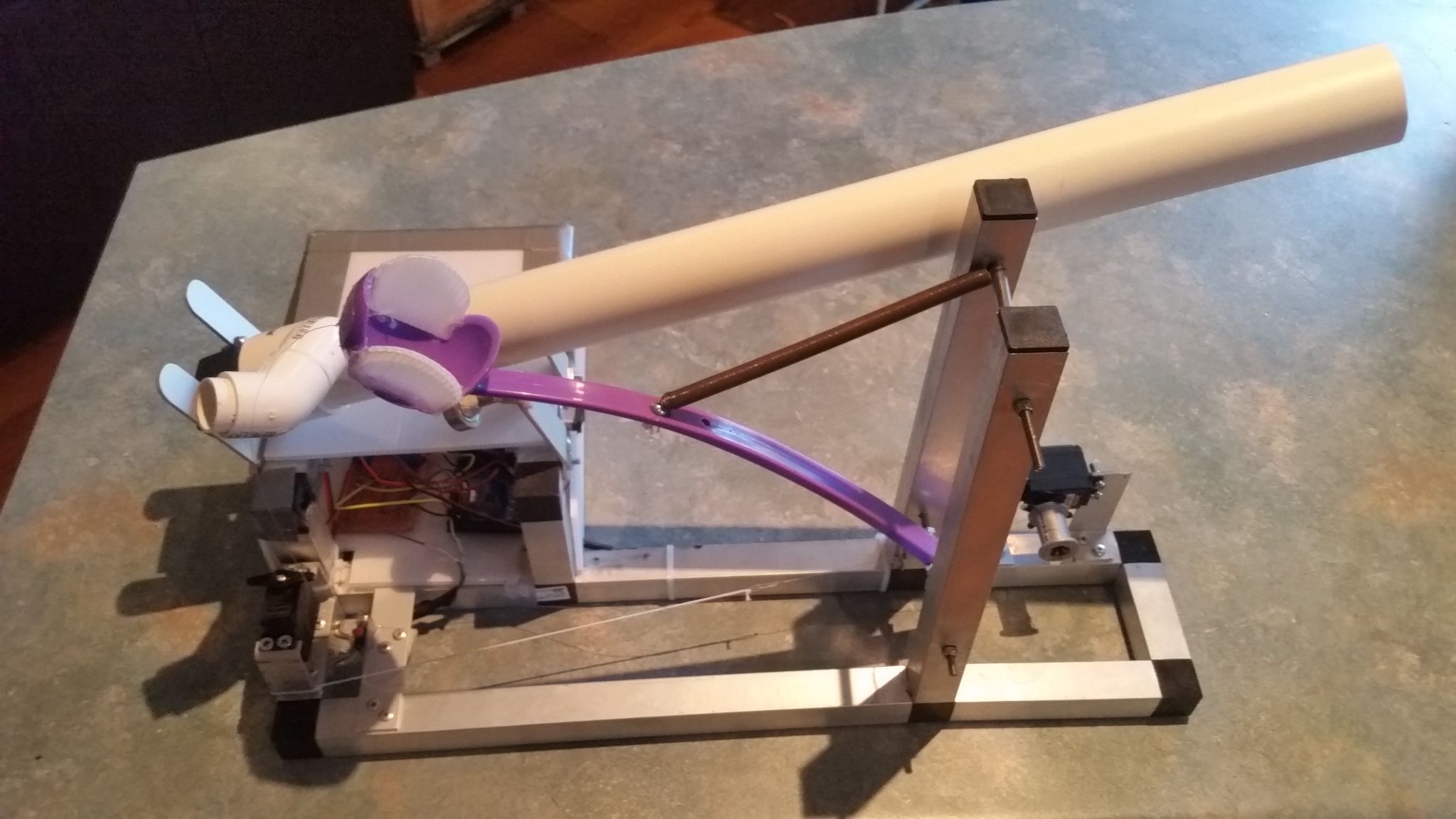 Automatic Catapult for Throwing Pet Food (dog, Cat, Chicken, Etc ...