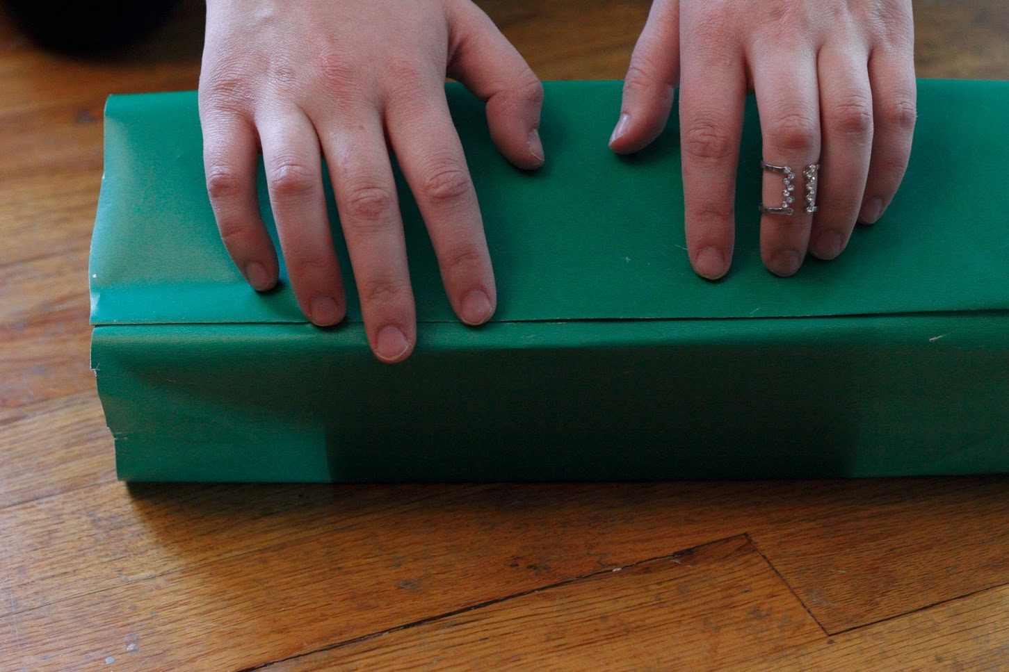 How to Properly Wrap a Present : 17 Steps (with Pictures) - Instructables