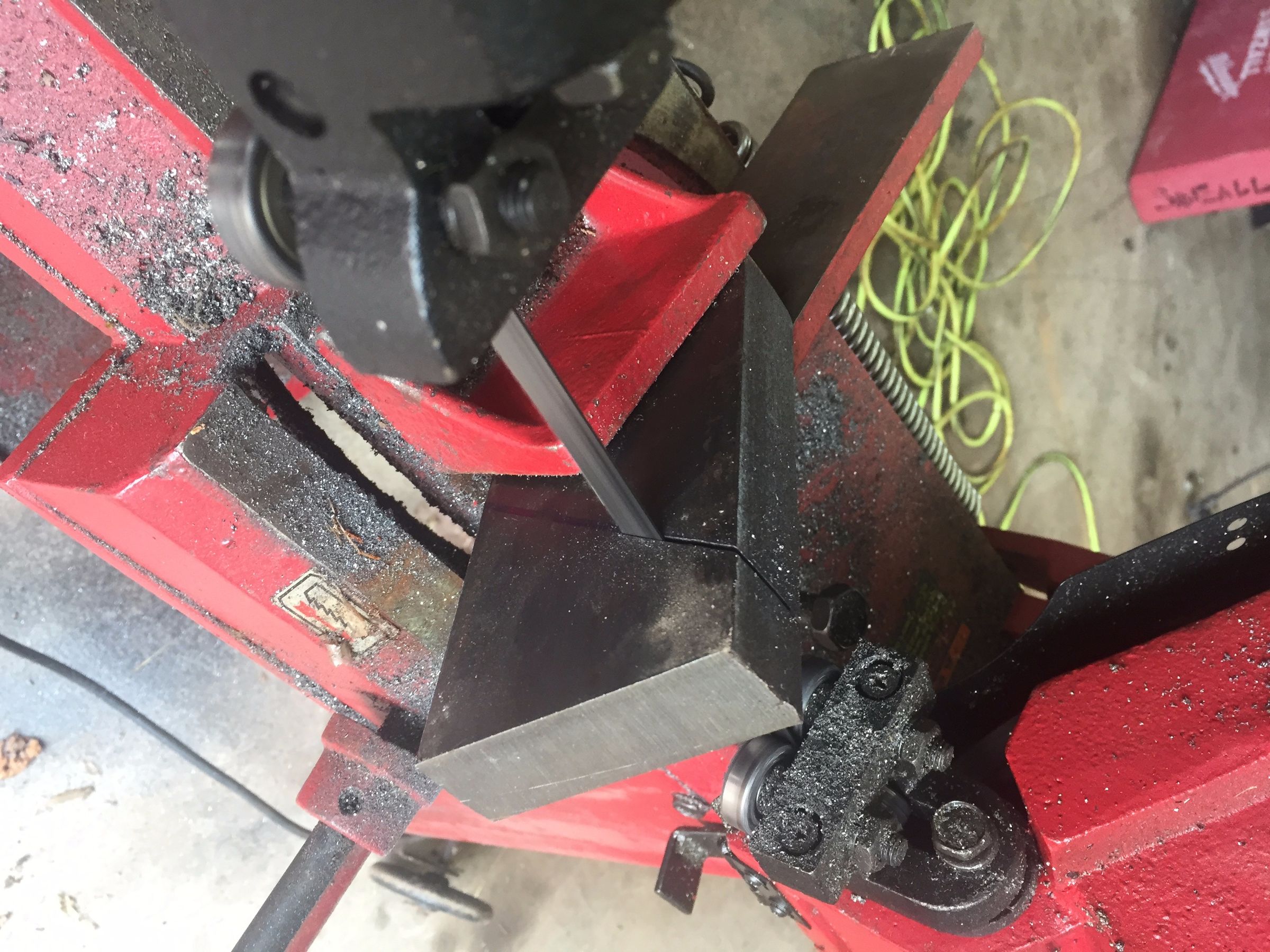 Tractor Bucket Attachment Point (Let's Lift Heavy Stuff!) : 8 Steps ...
