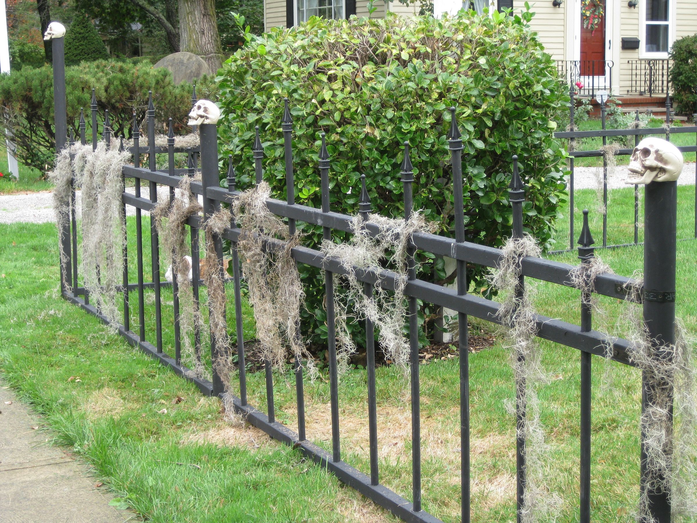 Halloween Cemetery Fence : 15 Steps - Instructables