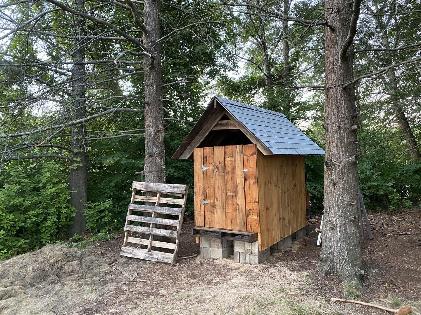 Awesome Chicken Coop From (Almost) 100% Reused/Repurposed Materials ...
