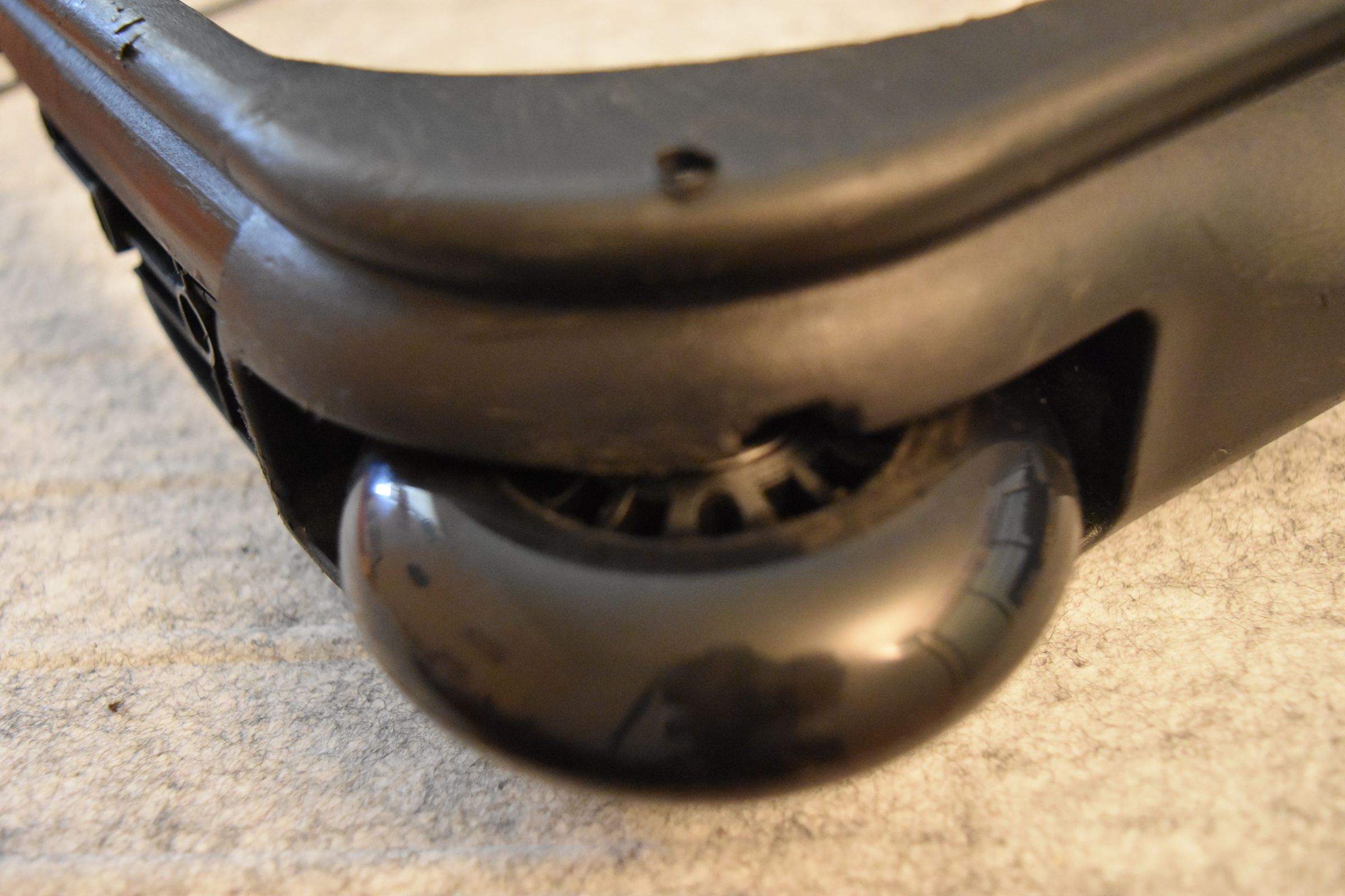 Replacing the Wheels on an Old Samsonite Carry-on Suitcase : 4 Steps ...