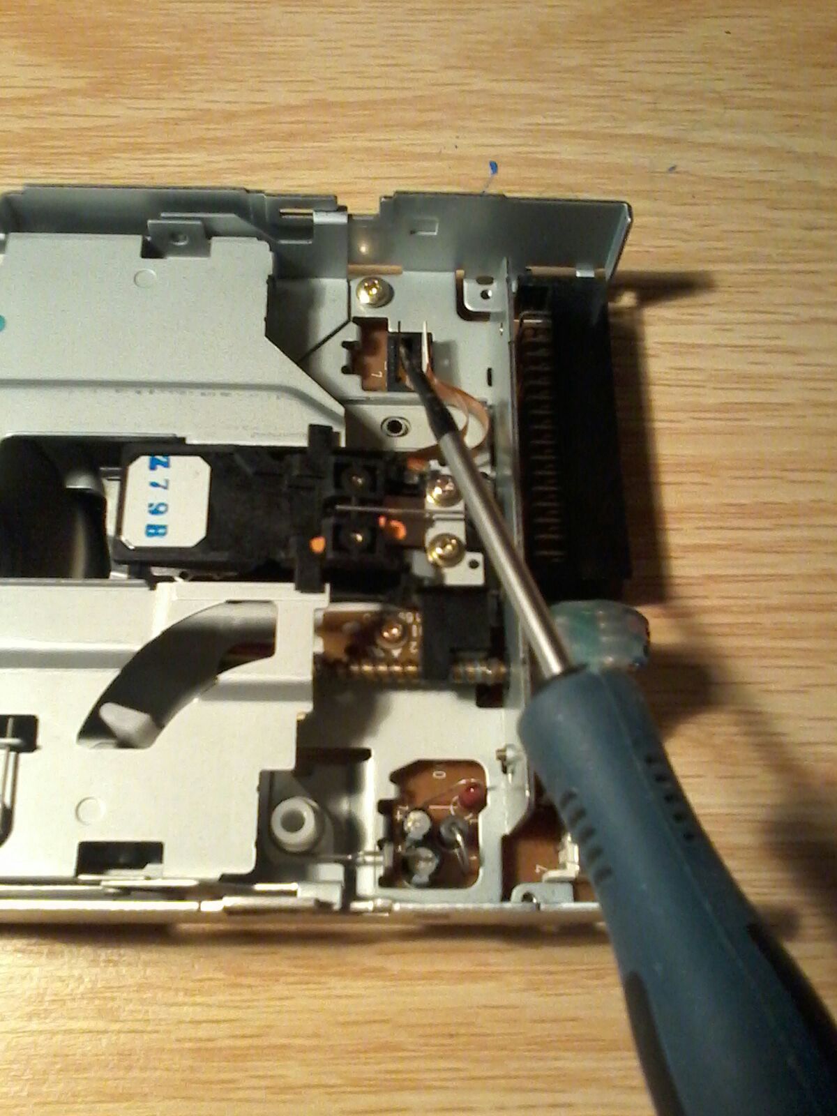 Taking Apart a Floppy Disk Drive : 16 Steps (with Pictures) - Instructables