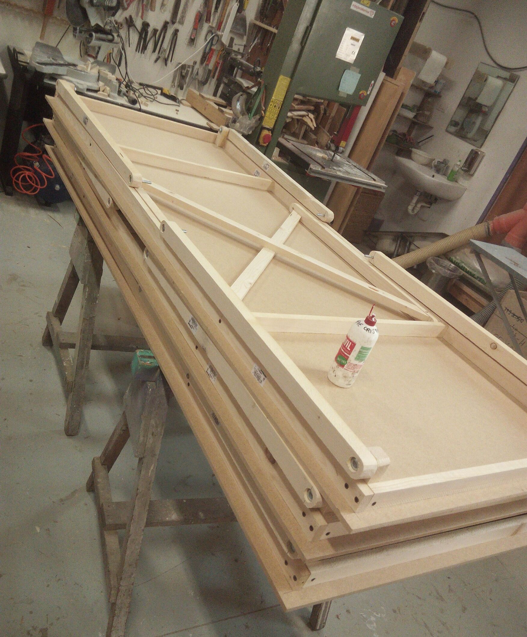 A Folding and Steady Work Bench : 10 Steps (with Pictures) - Instructables
