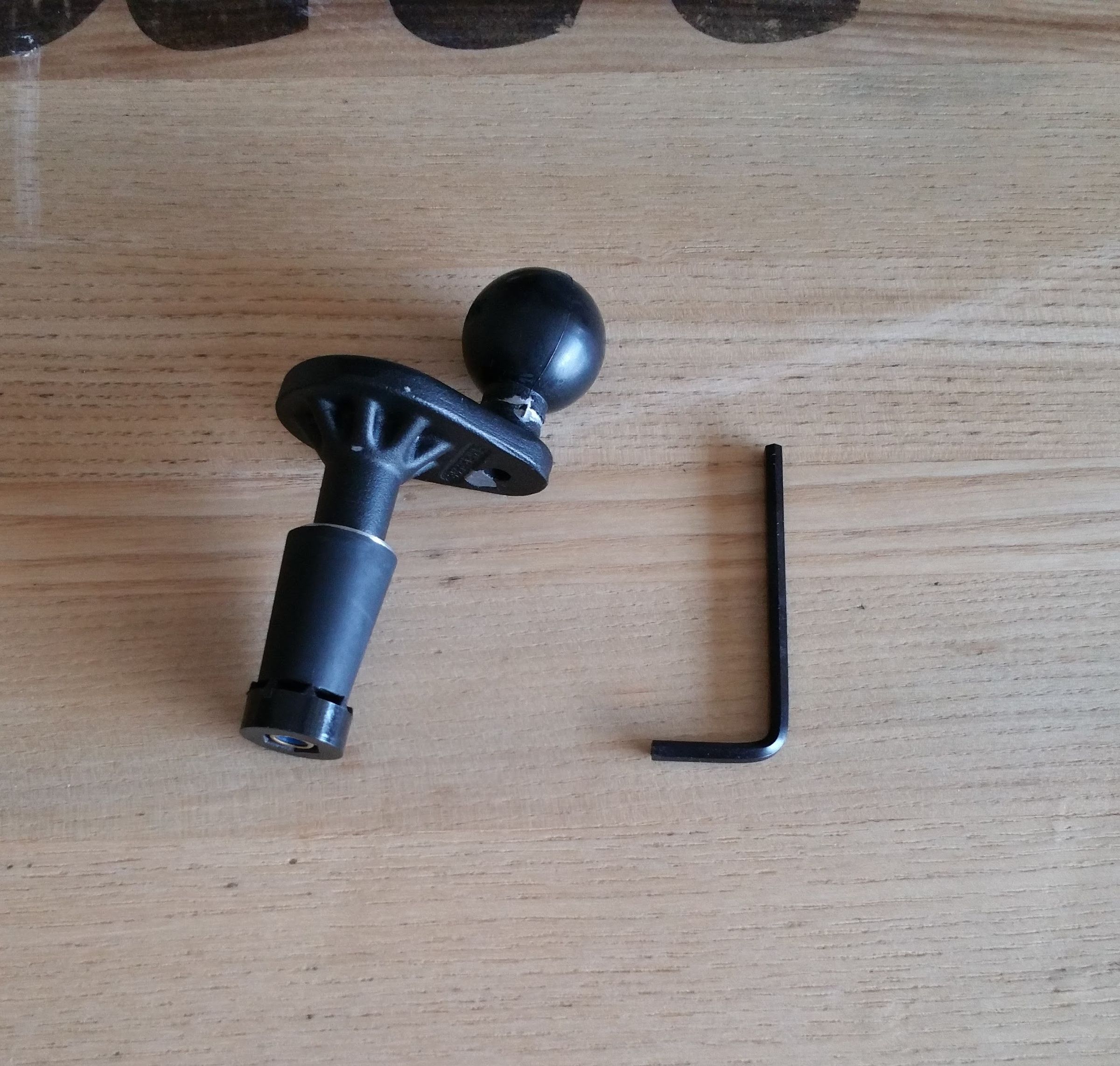 How to Install a RAM Phone Mount on a Motorcycle : 6 Steps (with ...
