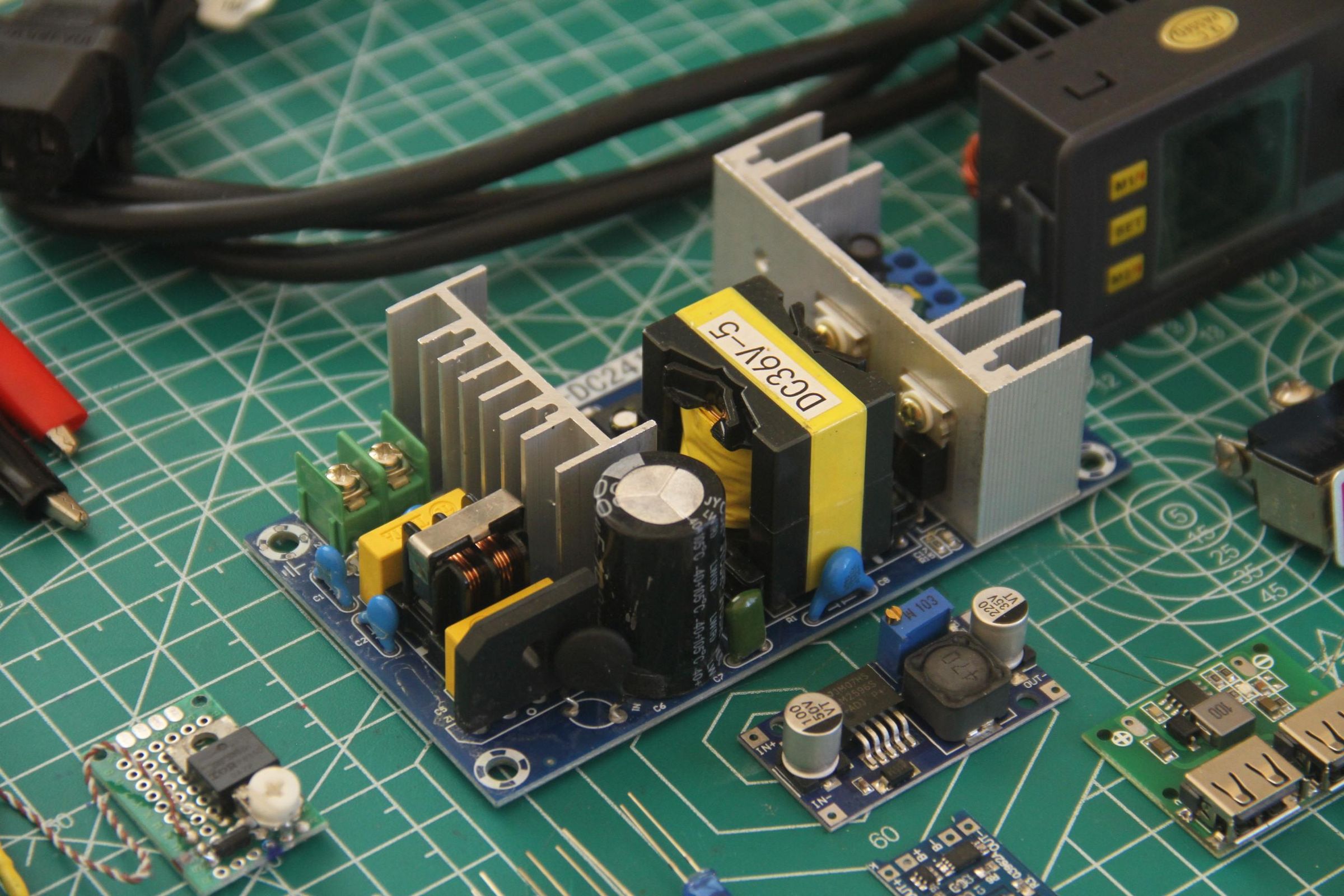 Build a Variable Lab Bench Power Supply : 22 Steps (with Pictures ...