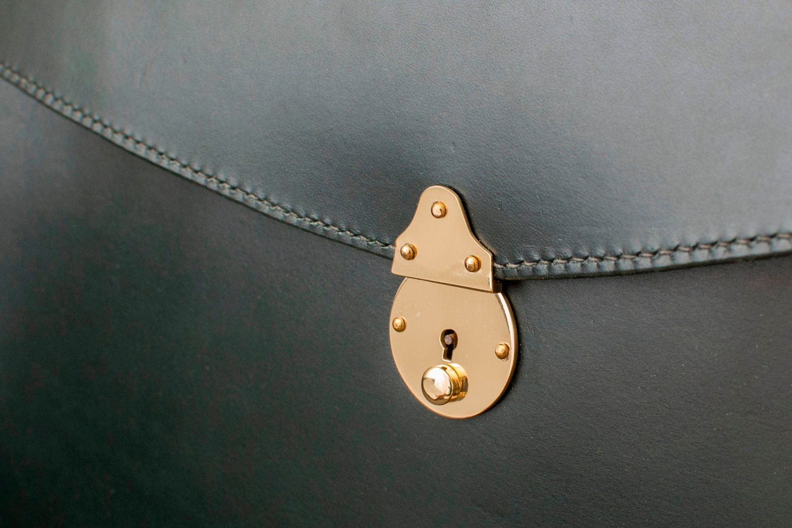 Leather Portfolio : 6 Steps (with Pictures) - Instructables