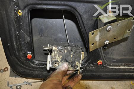 Fitting Our Replacement Door Lock Springs Land Rover Discovery 1 Range ...