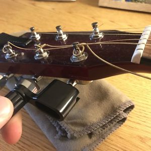 How to String a Steel-String Acoustic Guitar : 11 Steps (with Pictures ...