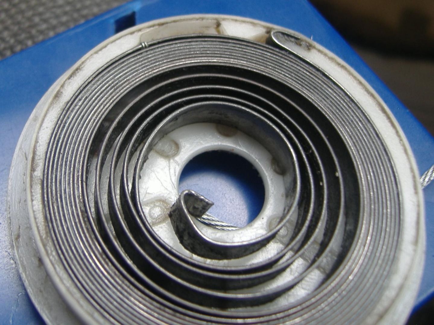 Repair Manual Window Regulator : 8 Steps - Instructables