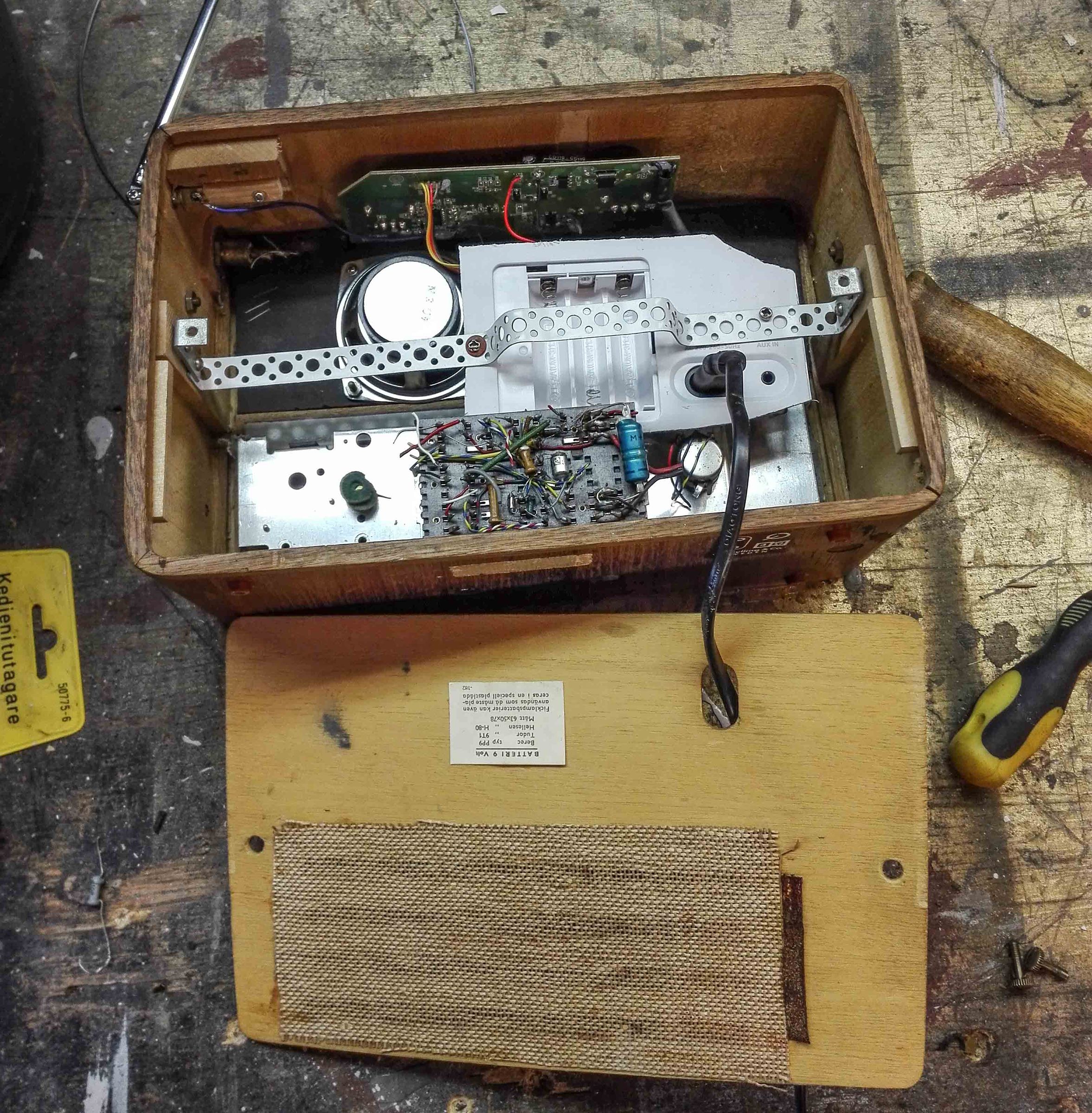 Retro Radio Upgrade : 5 Steps (with Pictures) - Instructables