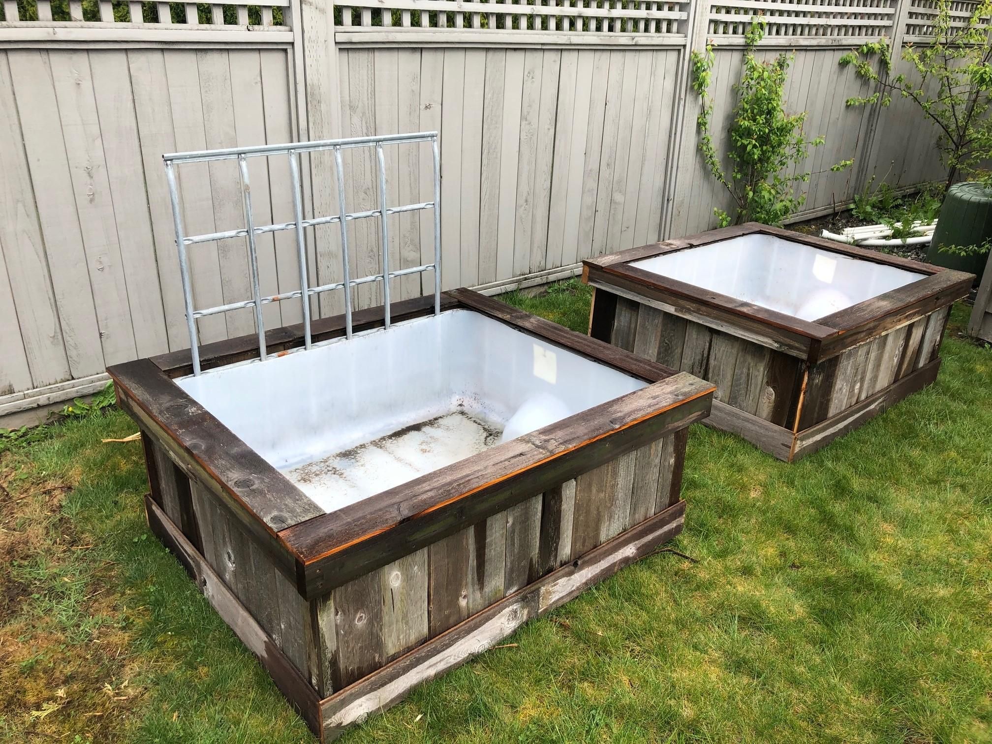 Garden Planters - From an IBC Tote and Old Fence : 13 Steps (with ...