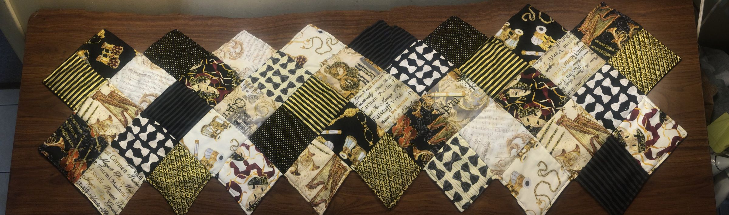 Zig Zag Table Runner : 11 Steps (with Pictures) - Instructables