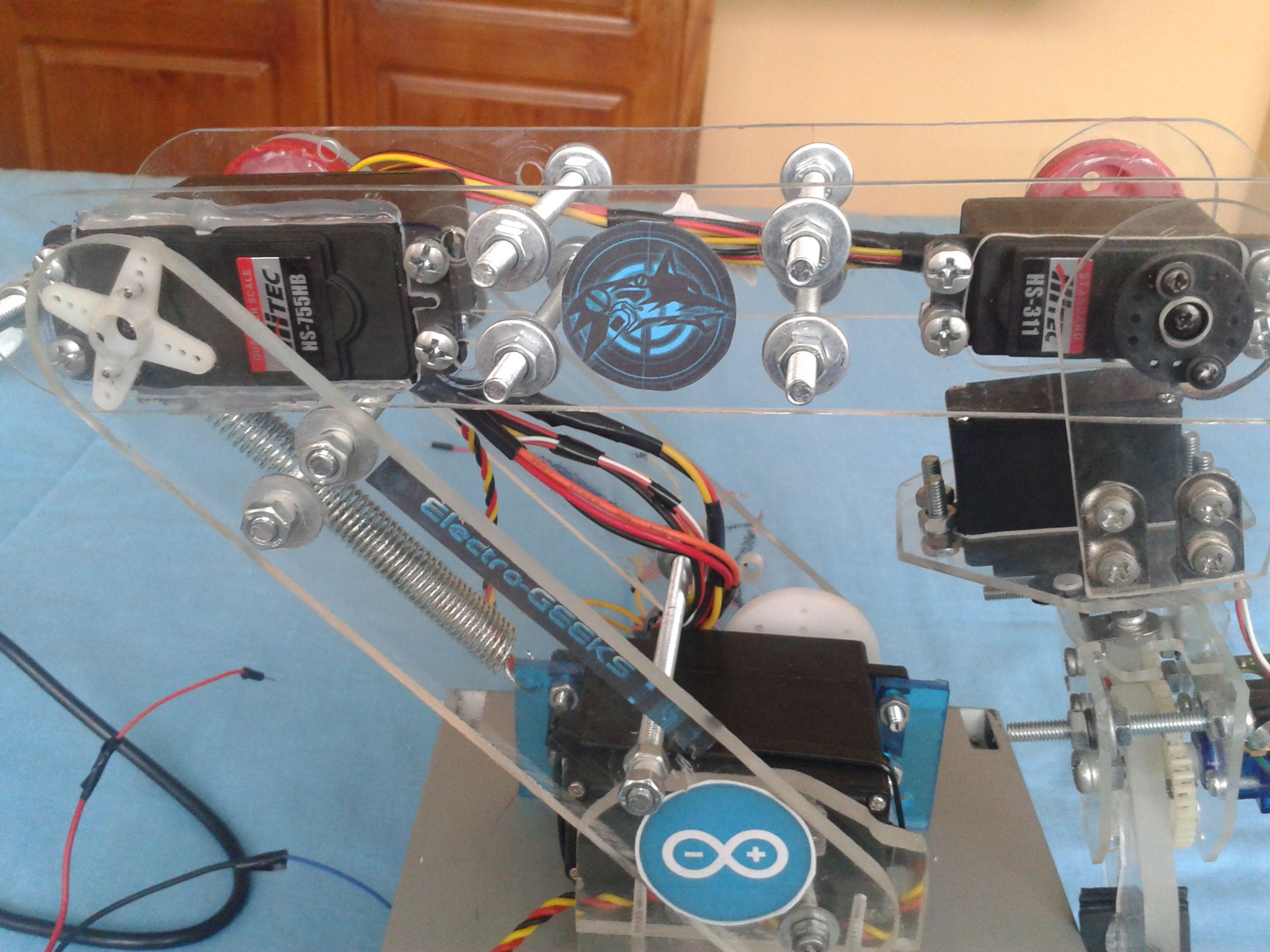 ROBOTIC ARM Arduino Controlled : 8 Steps - Instructables