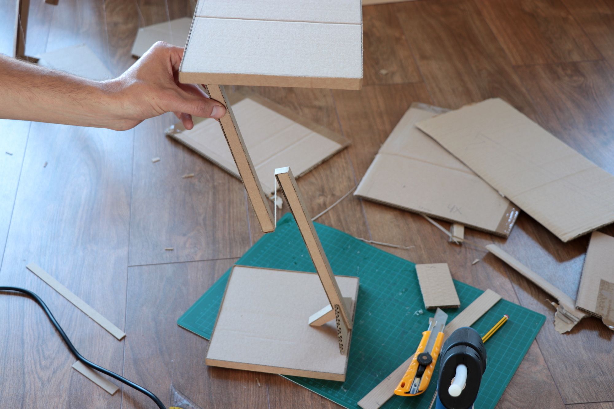 Levitating Side Table Made From Old Cardboard Boxes : 7 Steps (with ...