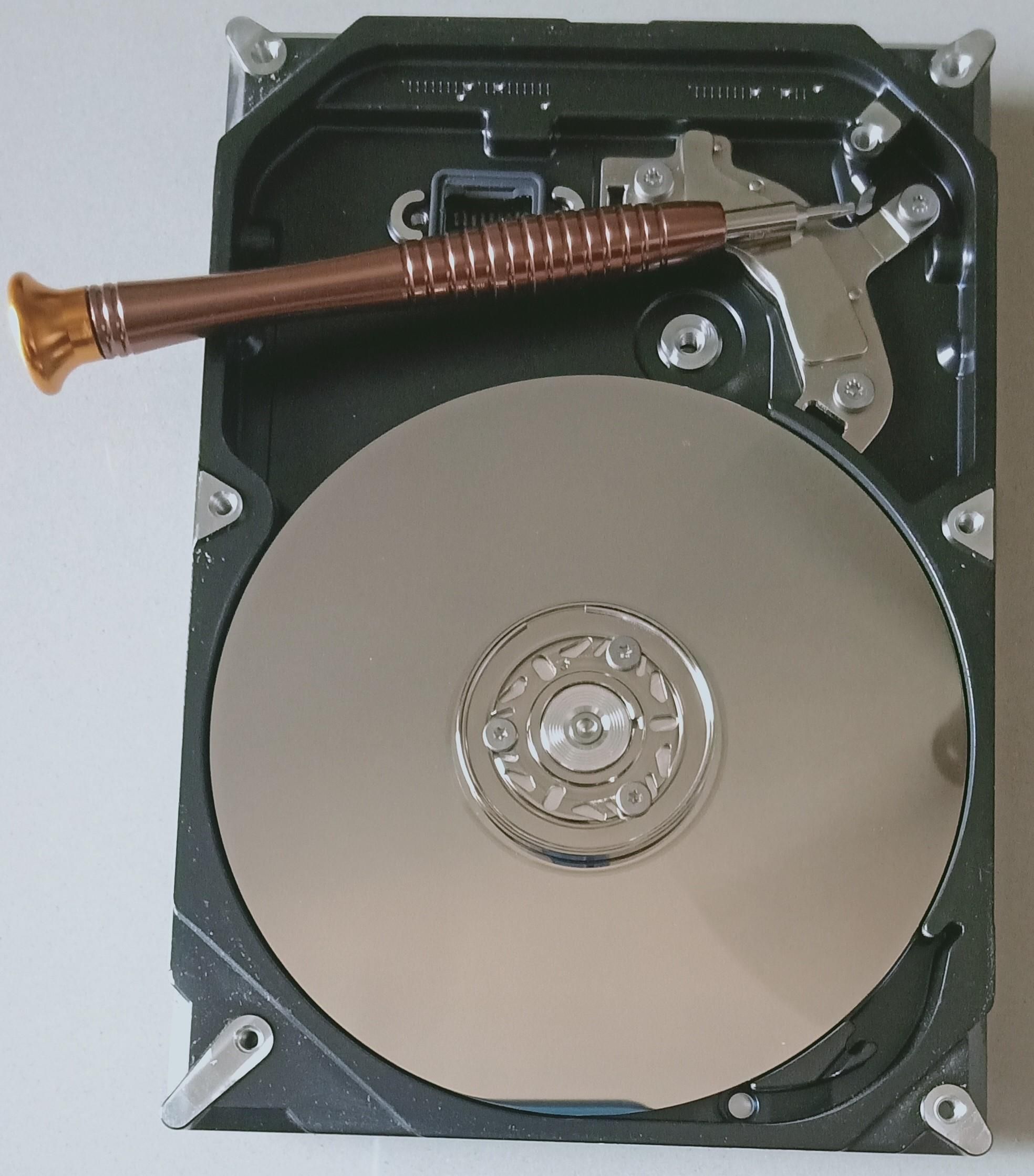 Teardown Seagate SATA Hard Disk Drive : 5 Steps (with Pictures ...