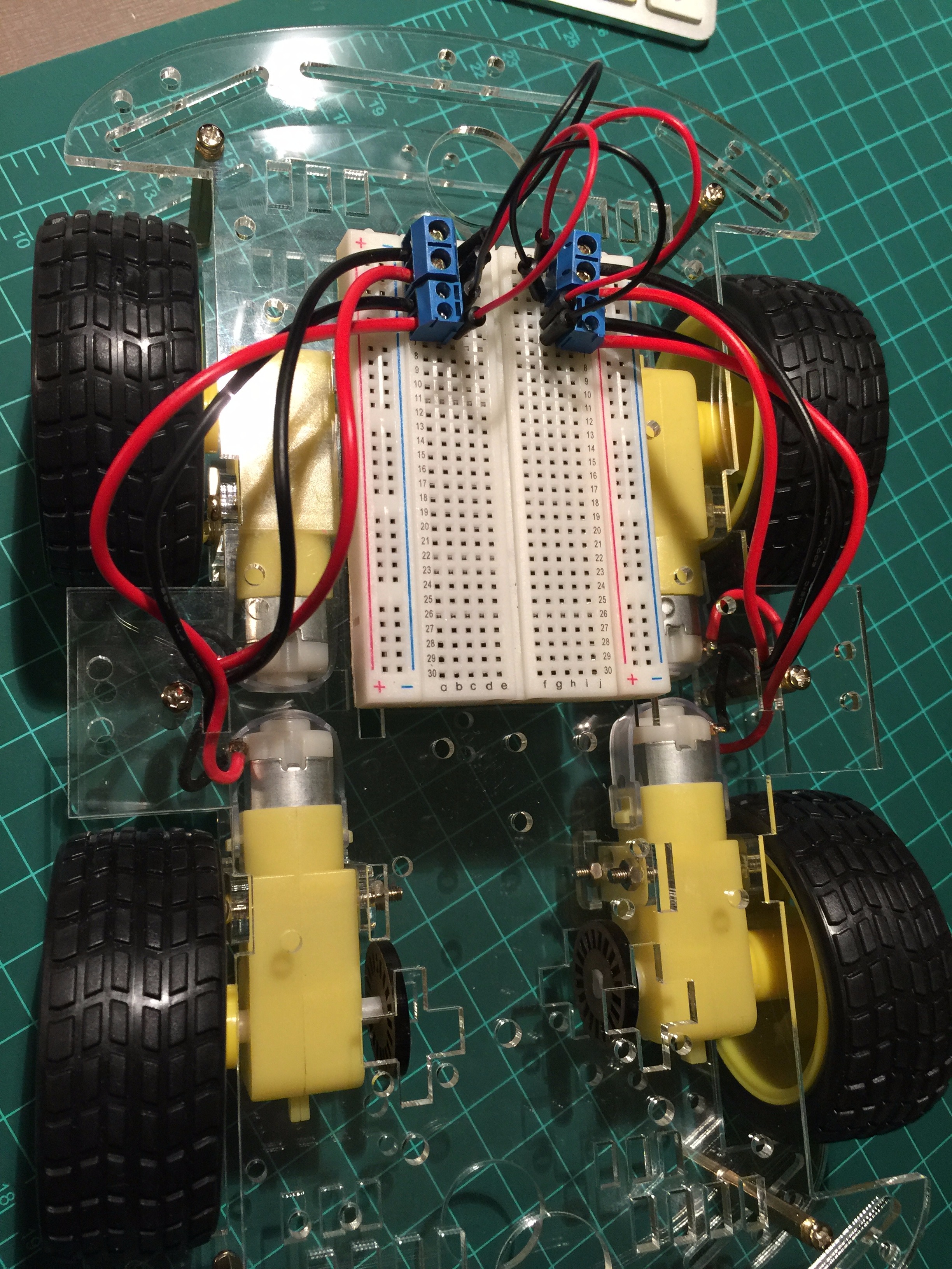 IoT - Controlling a Raspberry Pi Robot Over Internet With HTML and ...