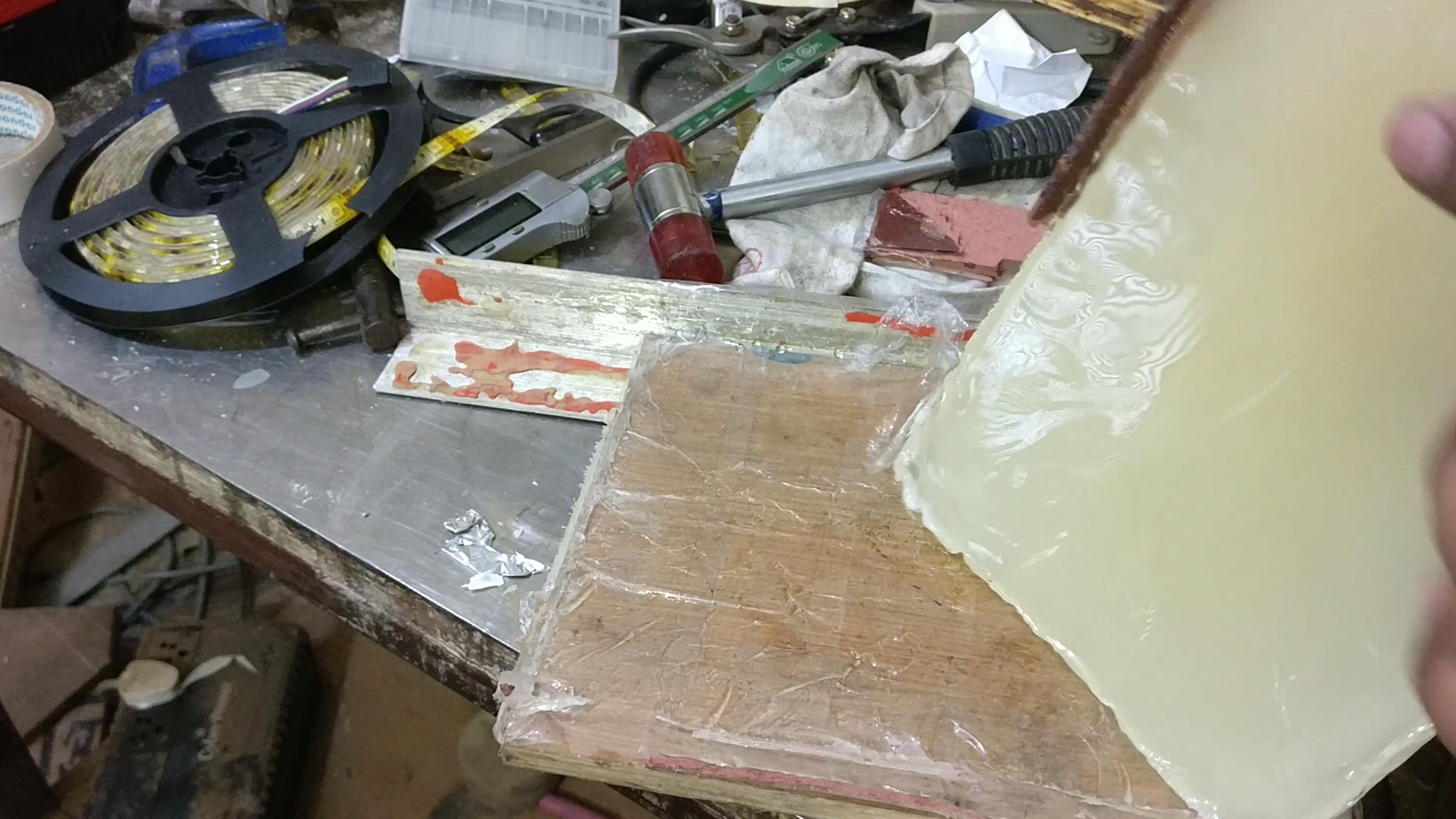 RGB Alienware Headphone Stand : 13 Steps (with Pictures) - Instructables