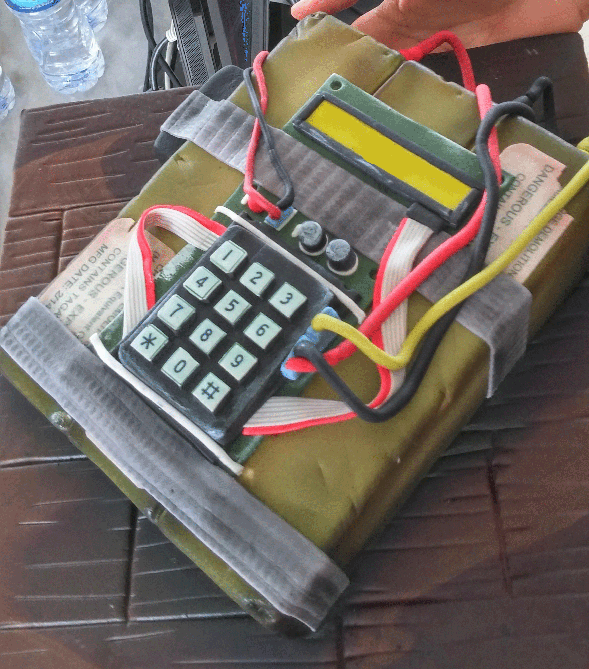 Arduino Defuseable Bomb, Perfect for Airsoft Games! (with Timer, LCD ...