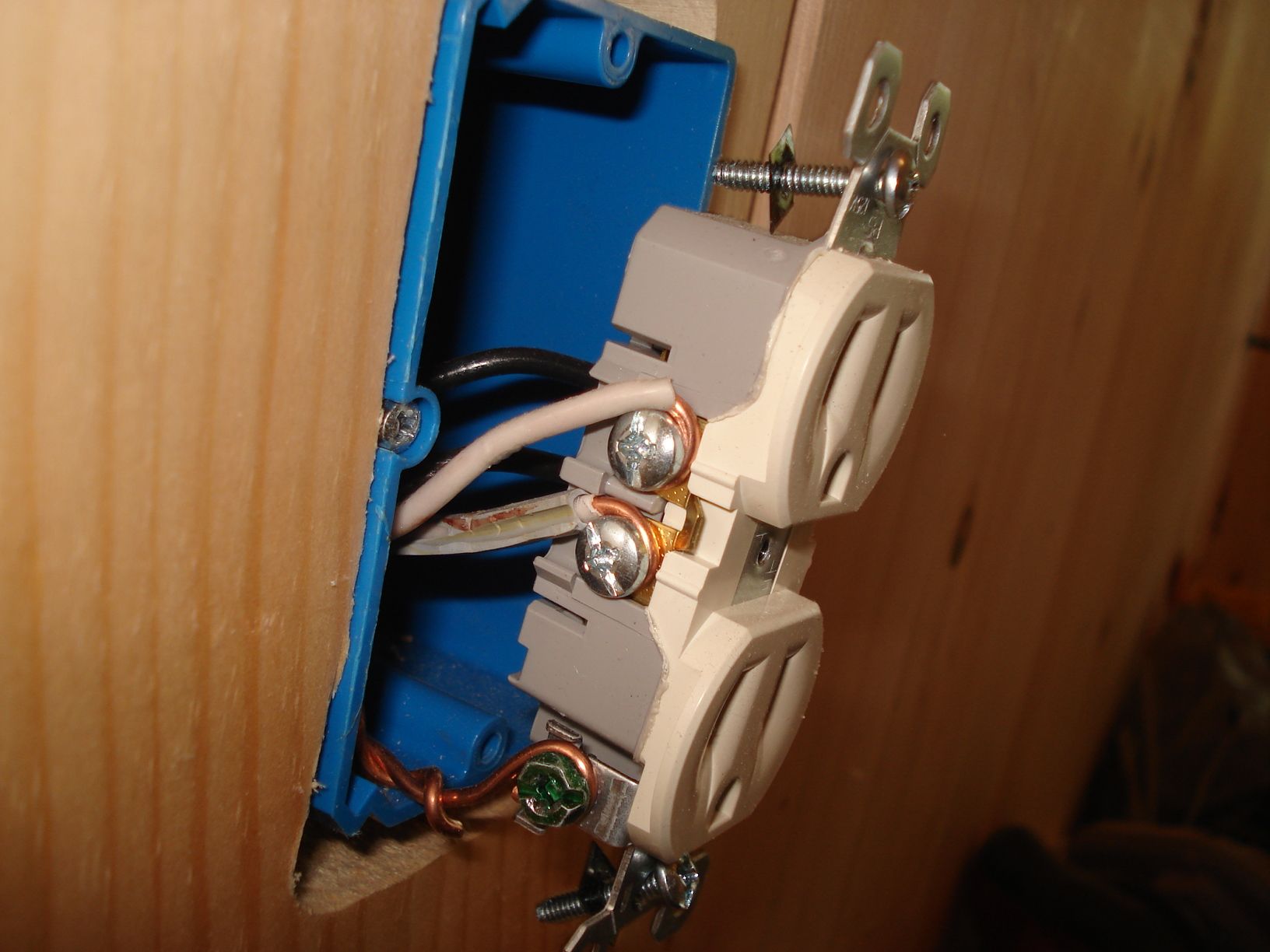 How to Finish the Inside of a 12 X 20 Cabin on a Budget : 19 Steps ...