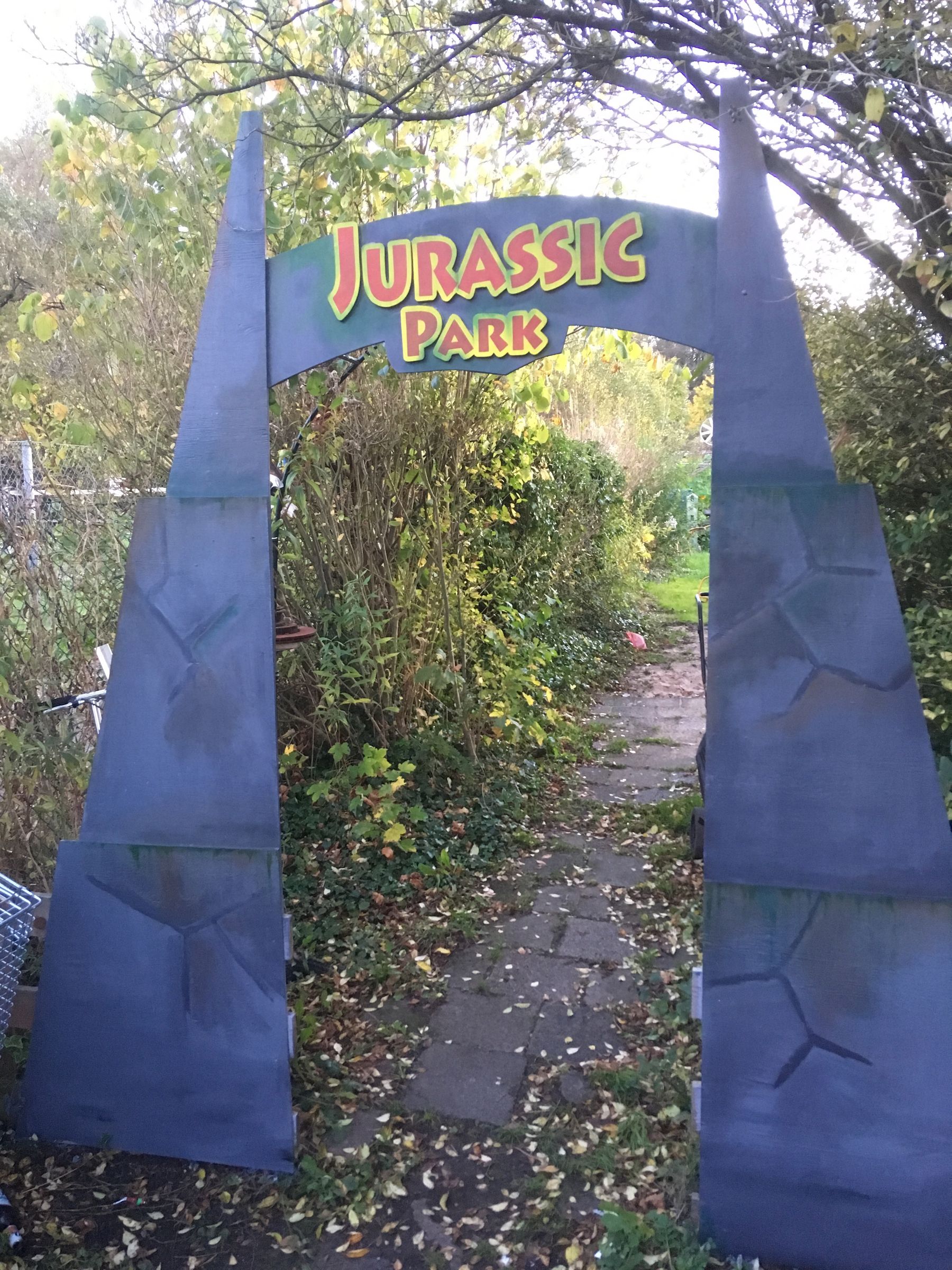 Jurassic Park Gate : 4 Steps (with Pictures) - Instructables