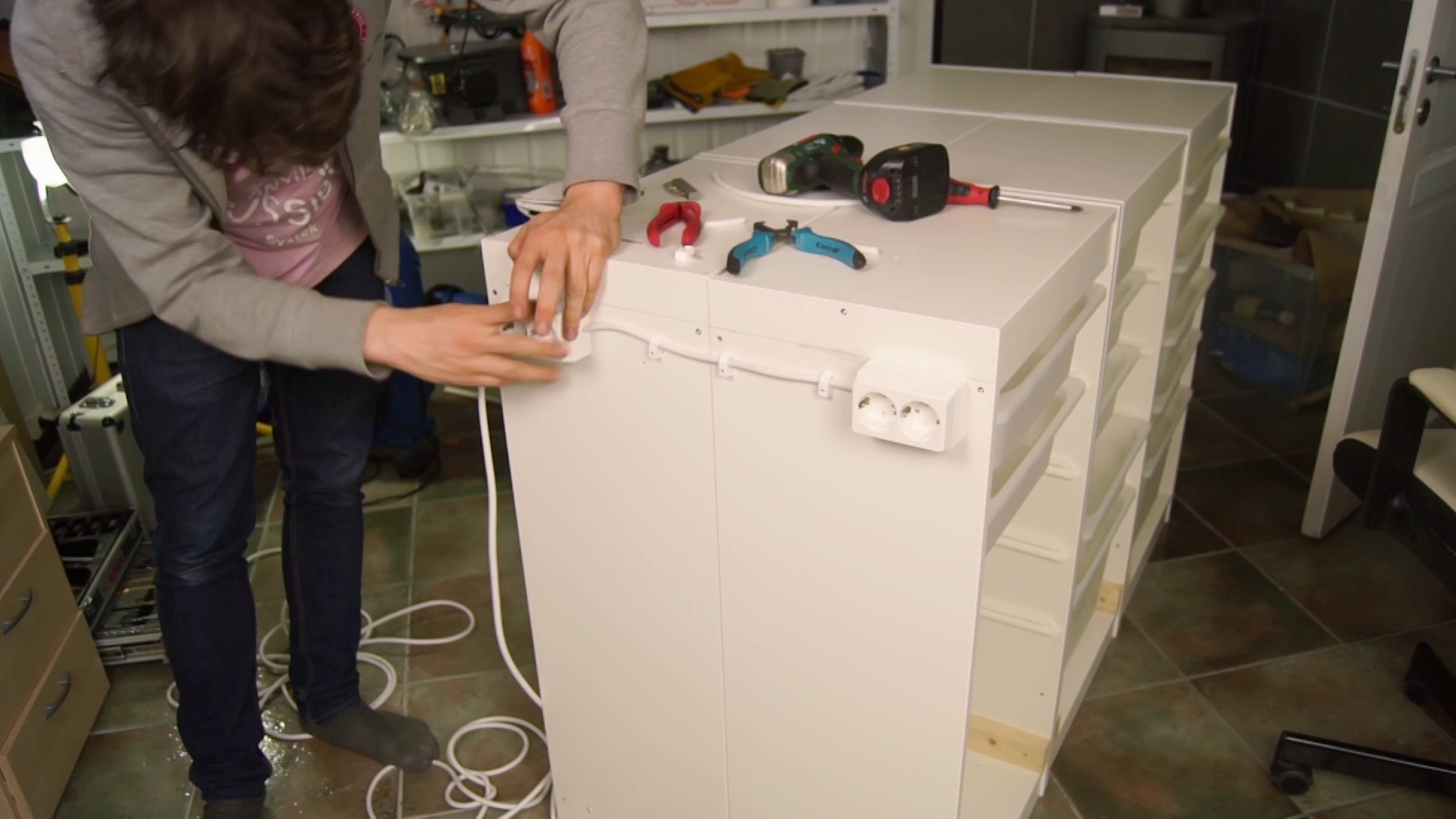 IKEA Hack: Practical Workbench : 11 Steps (with Pictures) - Instructables