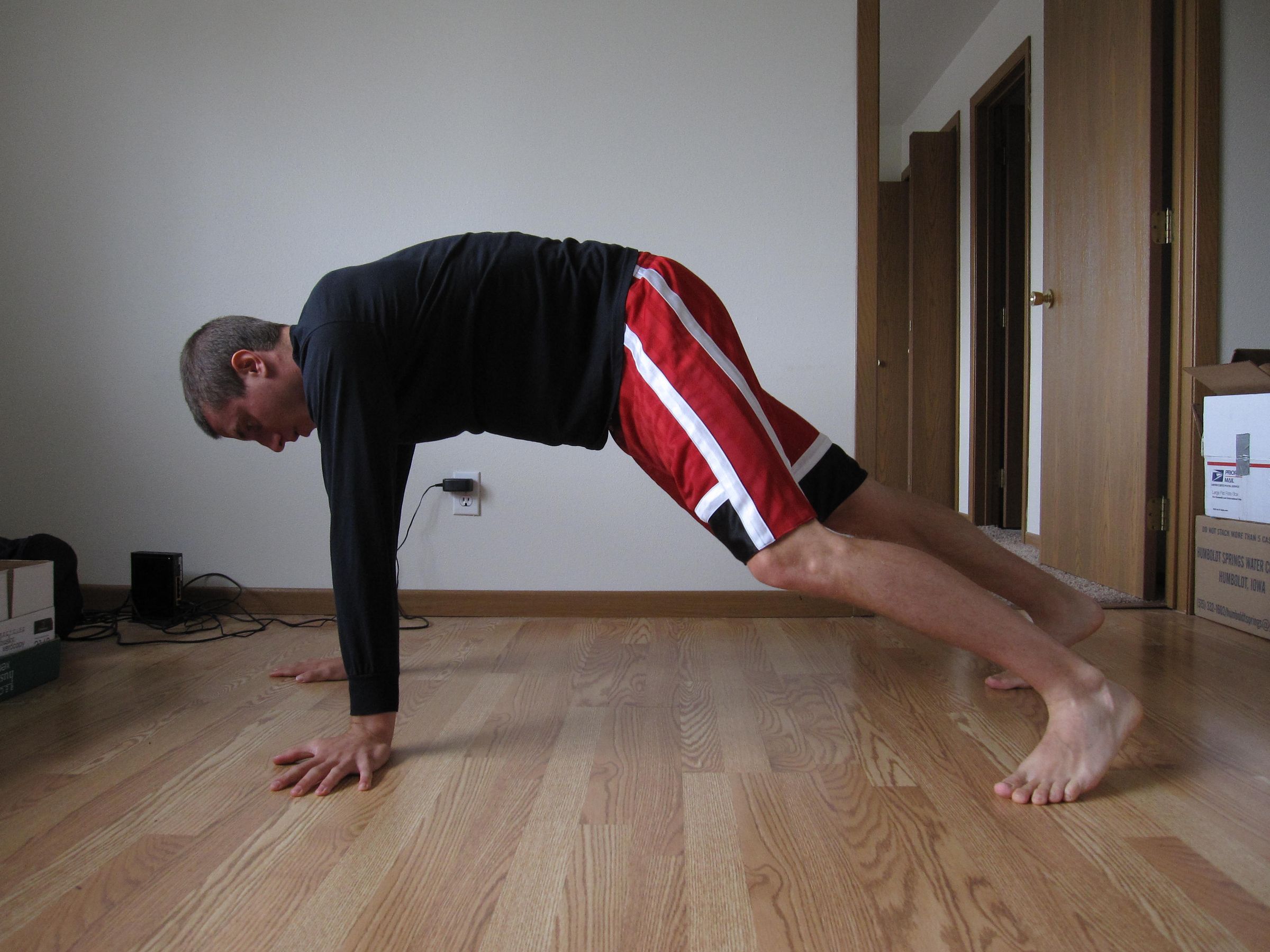 Learn Basic Breakdancing Freezes and Footwork : 5 Steps (with Pictures ...