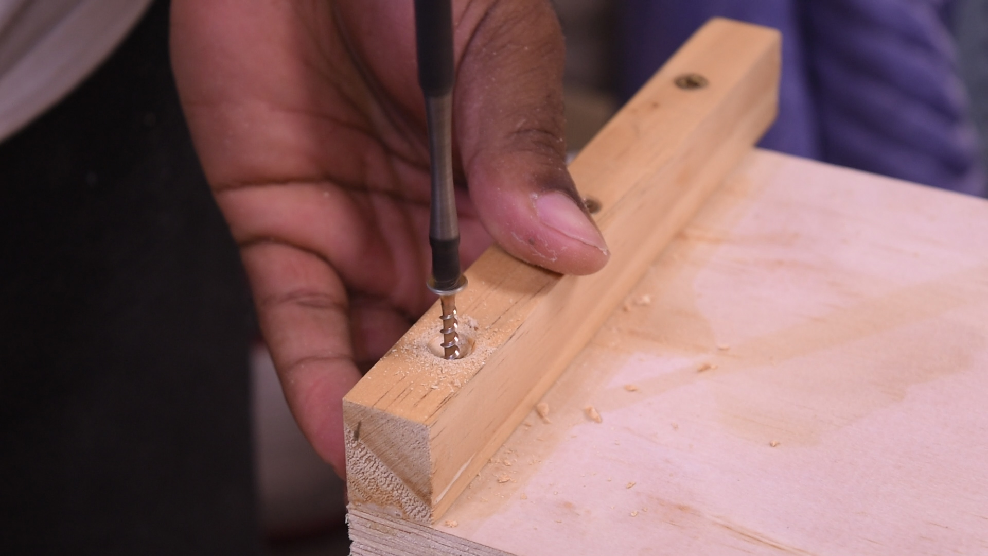 How to Make a Track Saw Guide for a Circular Saw : 8 Steps (with ...