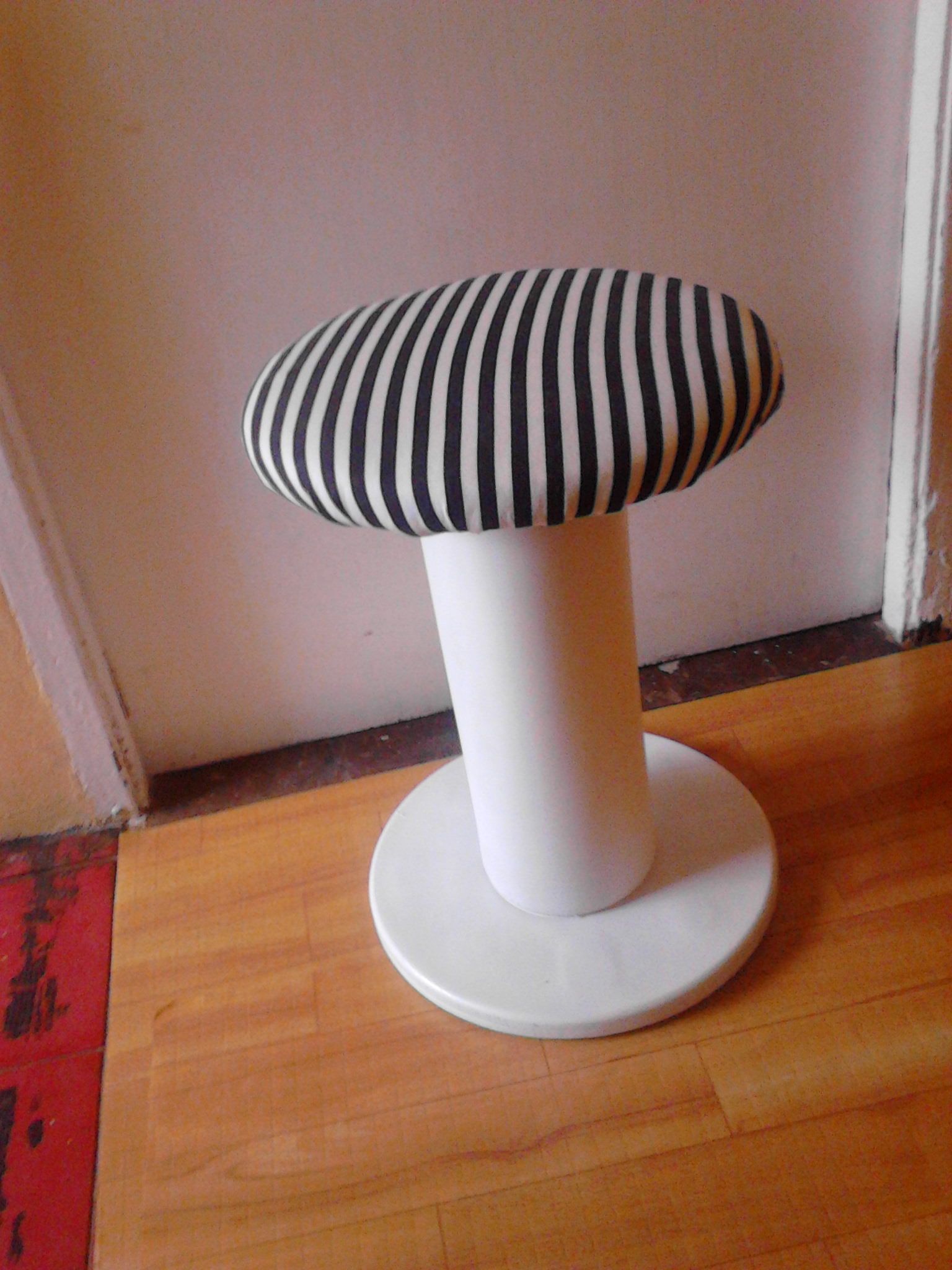 Easy No Sew Diy Round Stool Made From Plastic Spool Thingy : 3 Steps ...
