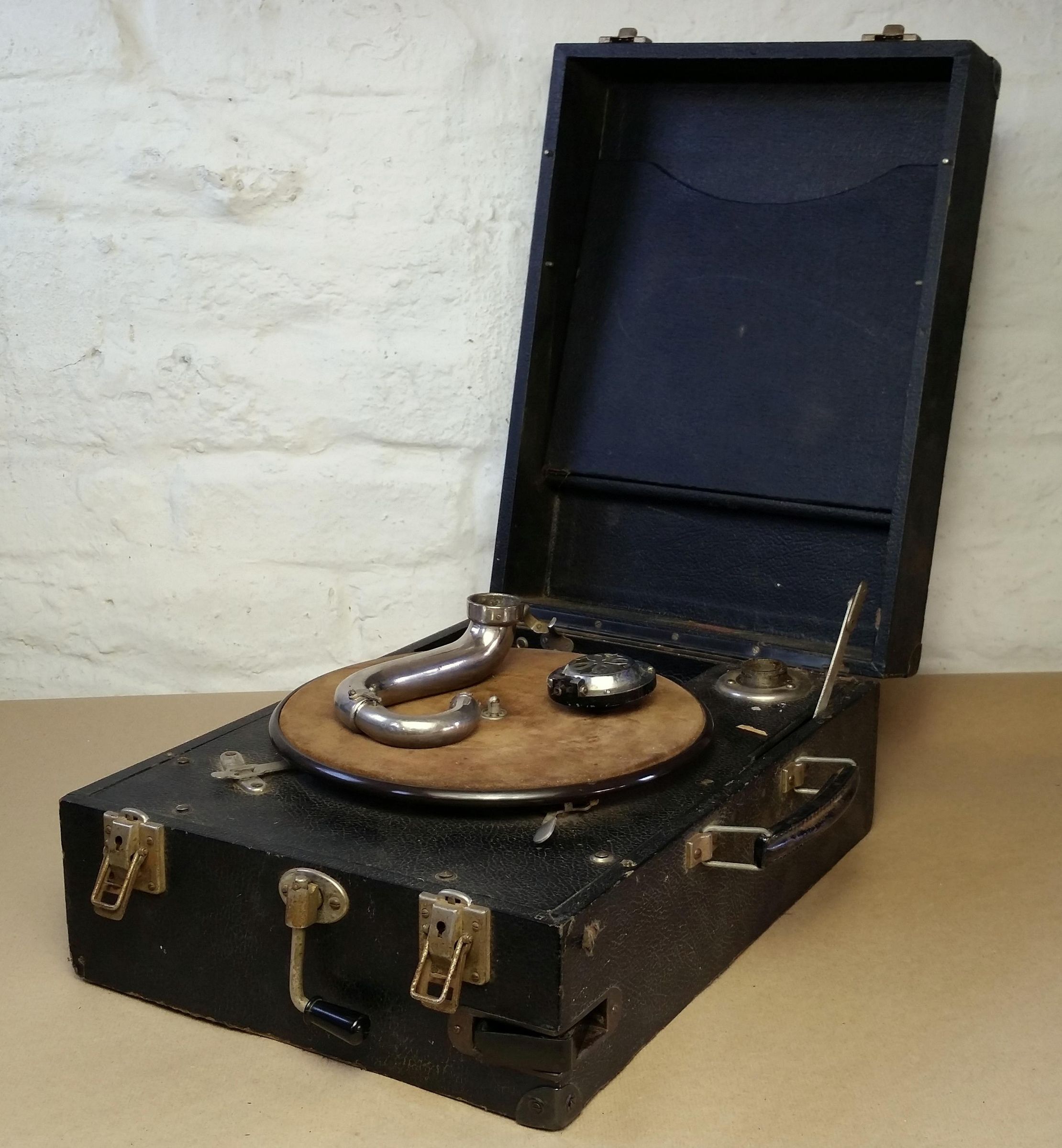 Give an Old Gramophone Some New Life! : 18 Steps (with Pictures ...