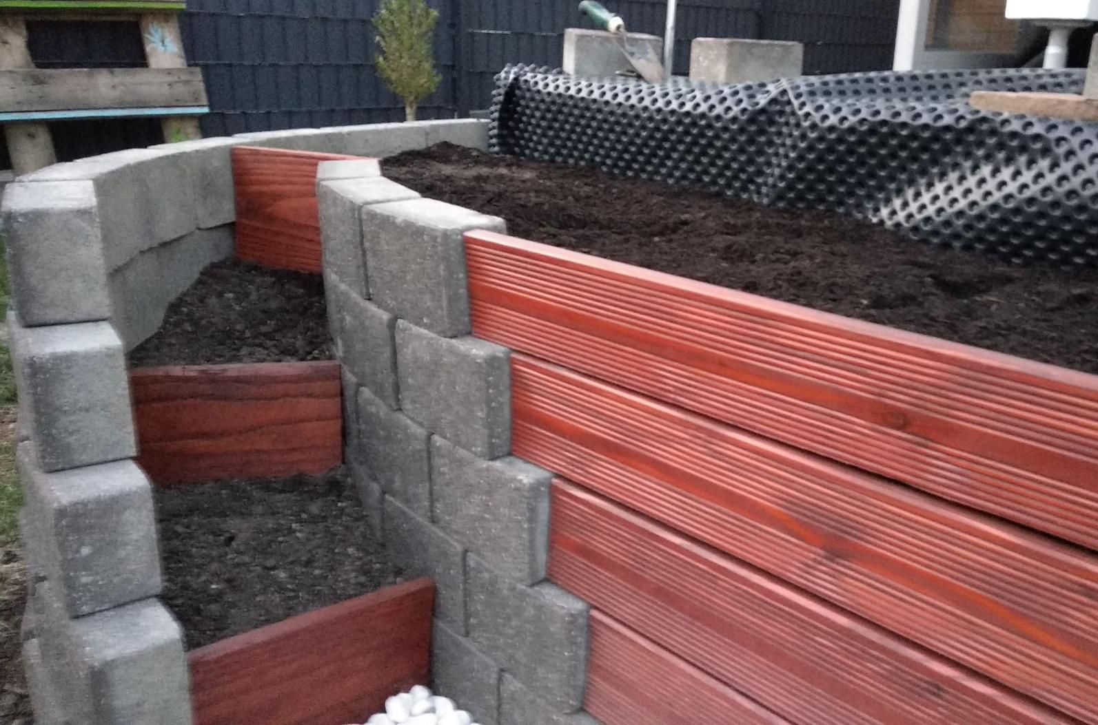 Wooden Terrace Flower Bed - Or: How to Build a Flower Railing : 6 Steps ...