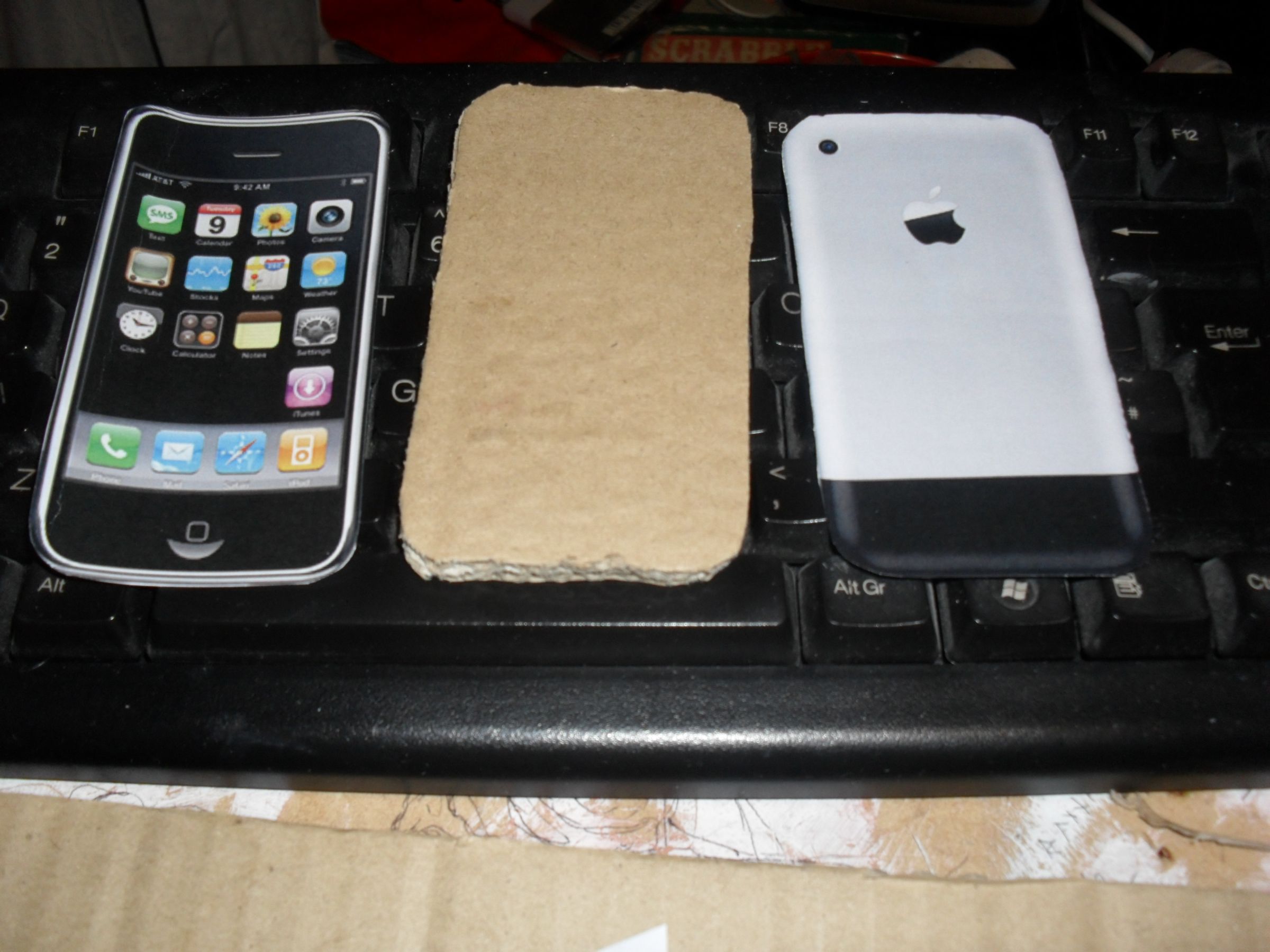 Cardboard Props: How to Make a Prop IPhone or IPad : 8 Steps ...