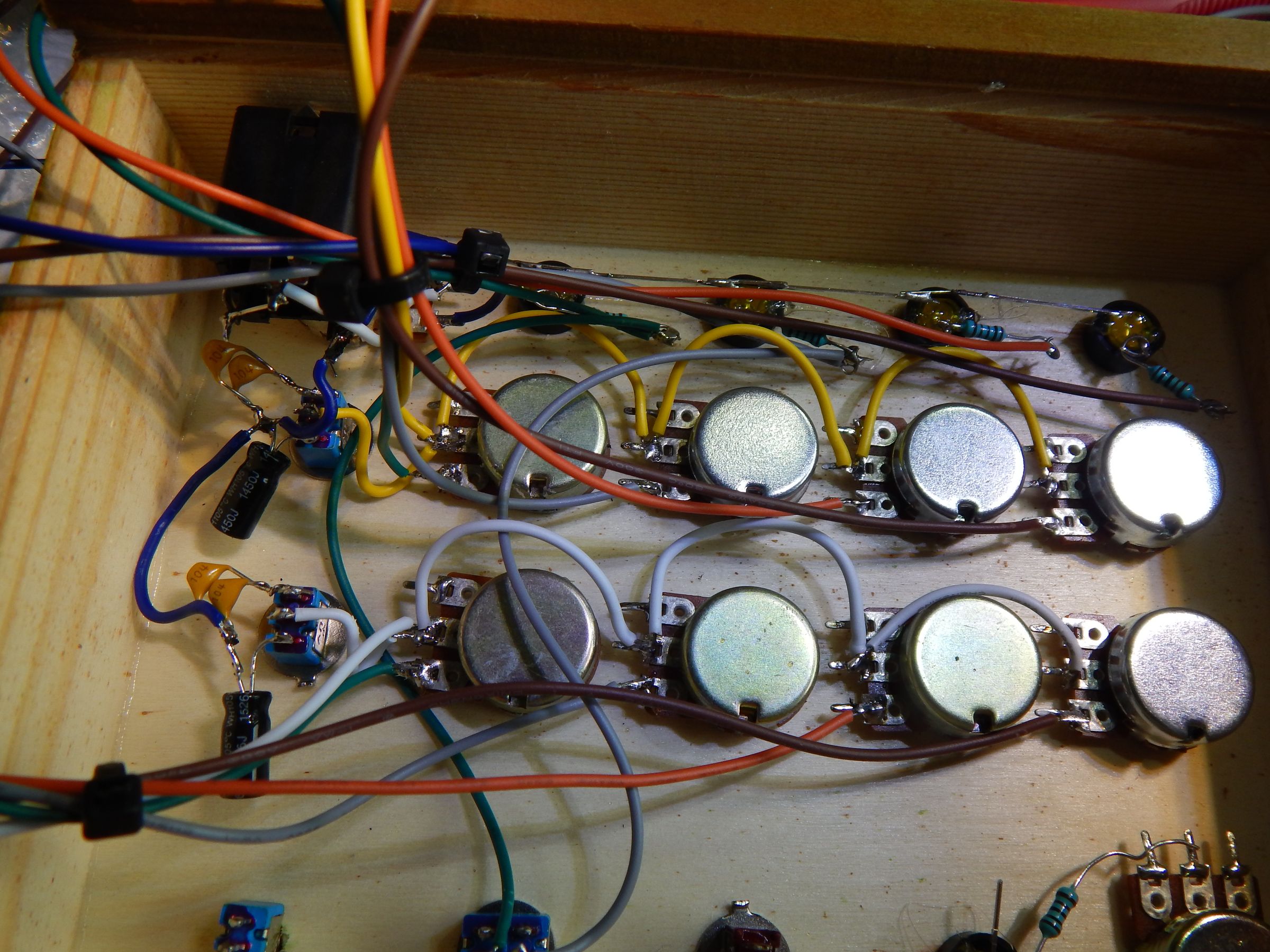 Parallel Sequencer Synth : 17 Steps (with Pictures) - Instructables